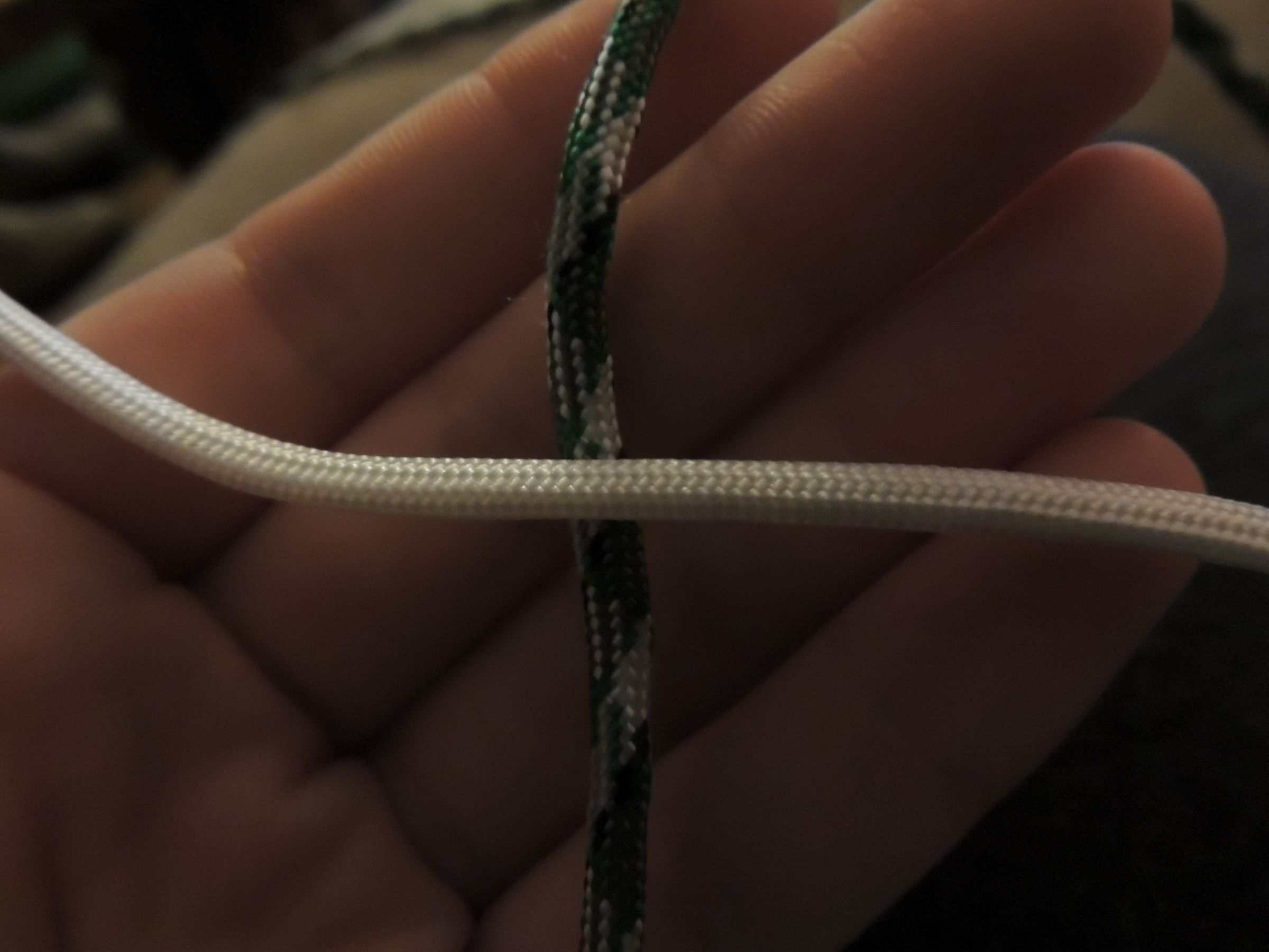 Paracord Cross (Square Braid) : 10 Steps - Instructables