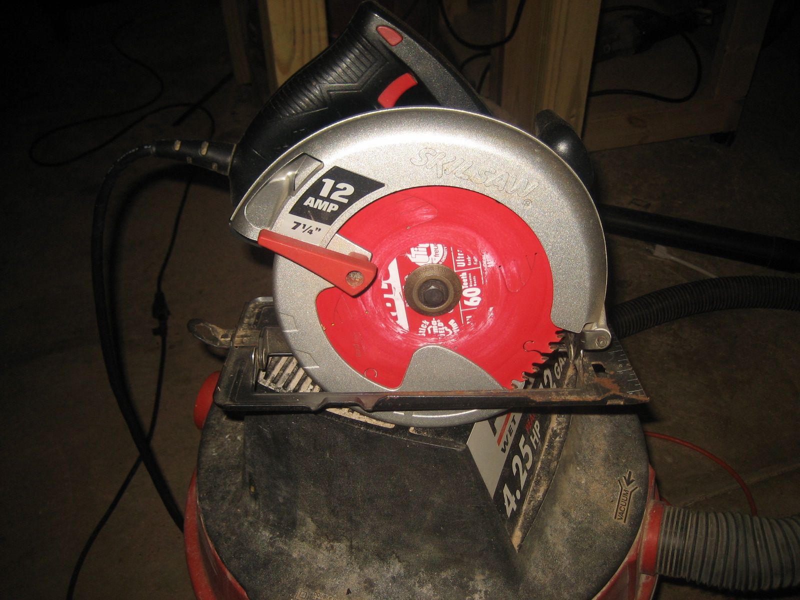 STRAIGHT CUT JIG FOR CIRCULAR SAW : 8 Steps - Instructables