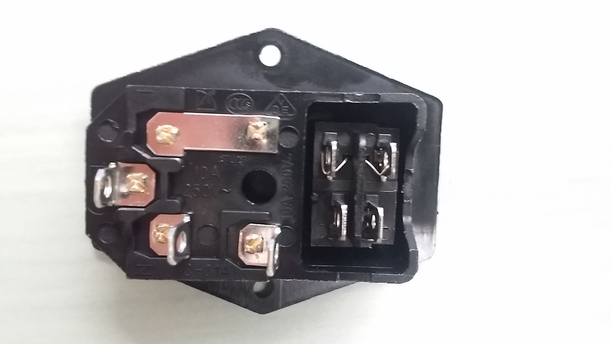 Wire Up a Fused AC Male Power Socket : 4 Steps (with Pictures ...