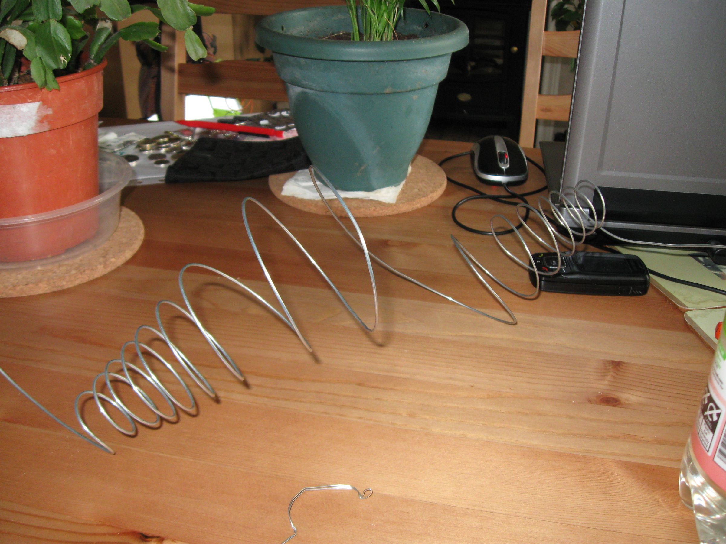 Make a Nesting Material Dispenser : 8 Steps (with Pictures) - Instructables