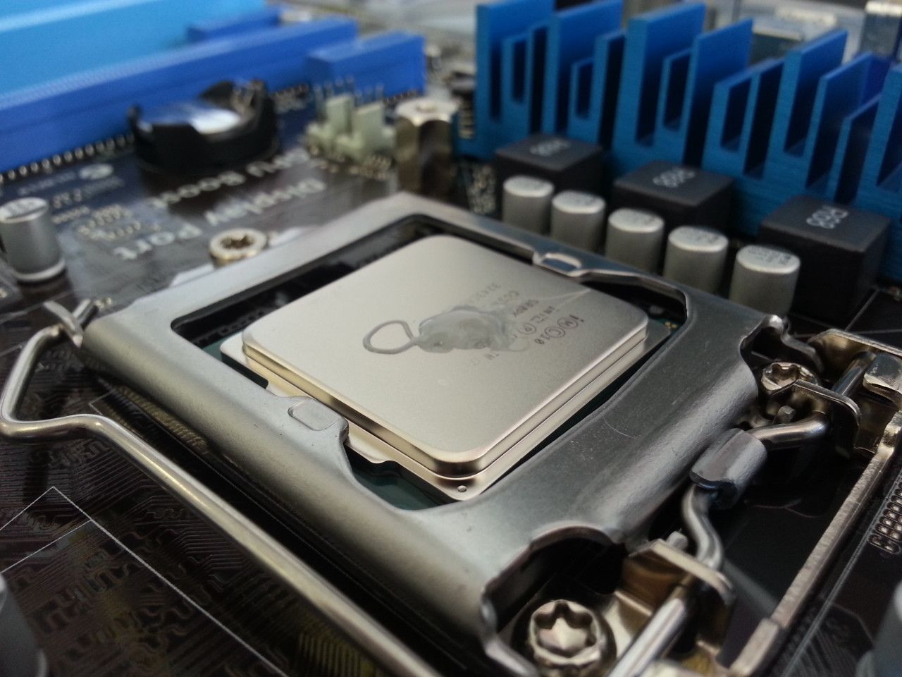 How to Build a Desktop Computer : 9 Steps - Instructables