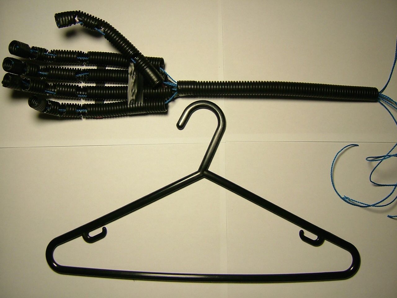 Simple Animatronics (robotic Hand) : 9 Steps (with Pictures ...