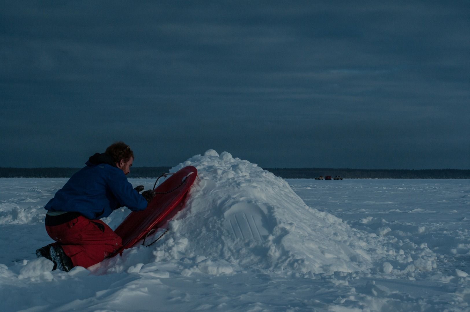 Outdoor Movie Theater With Snow Wall and Projector : 8 Steps (with ...