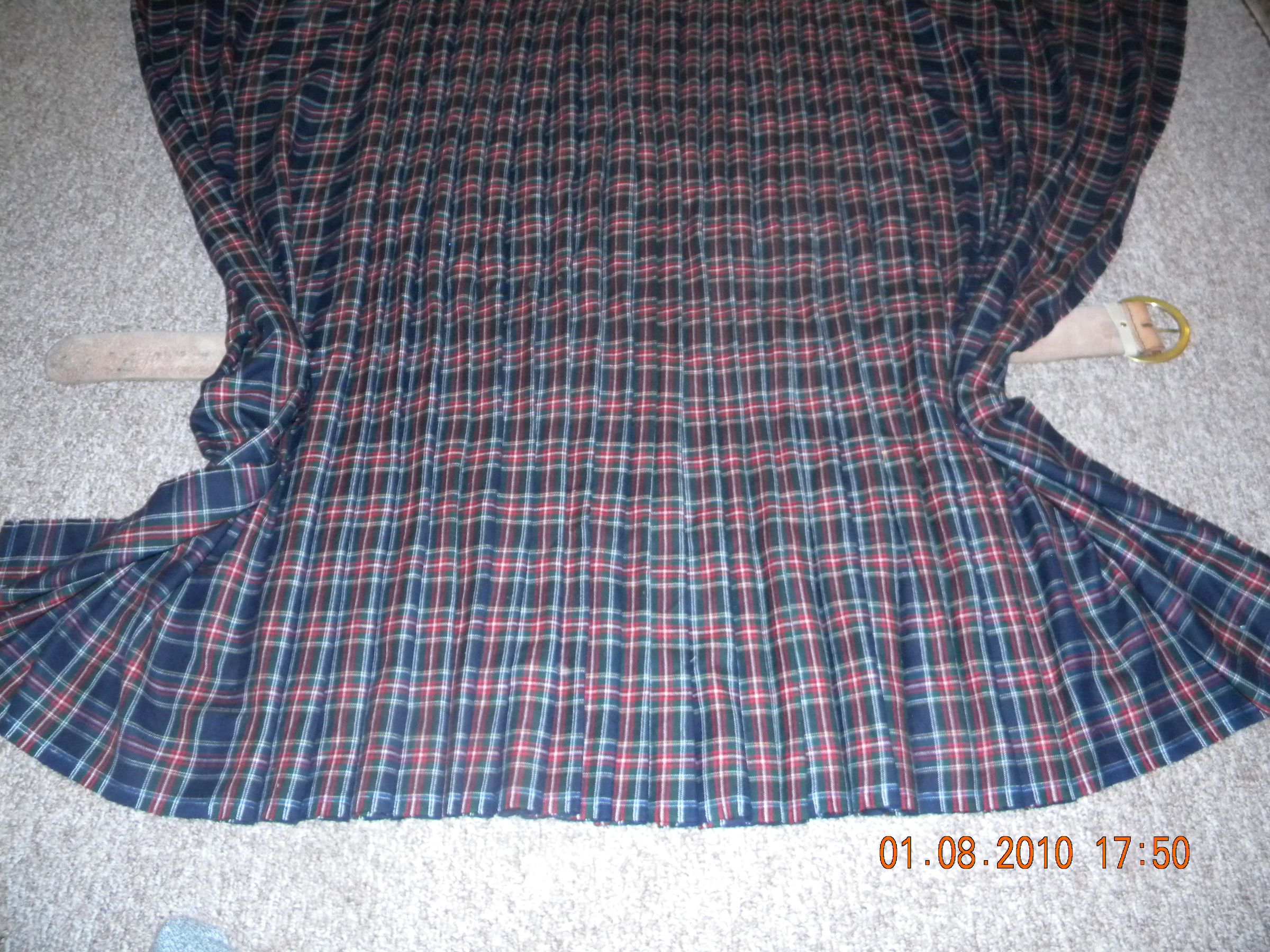 How to Make a Scottish Great Kilt : 6 Steps - Instructables