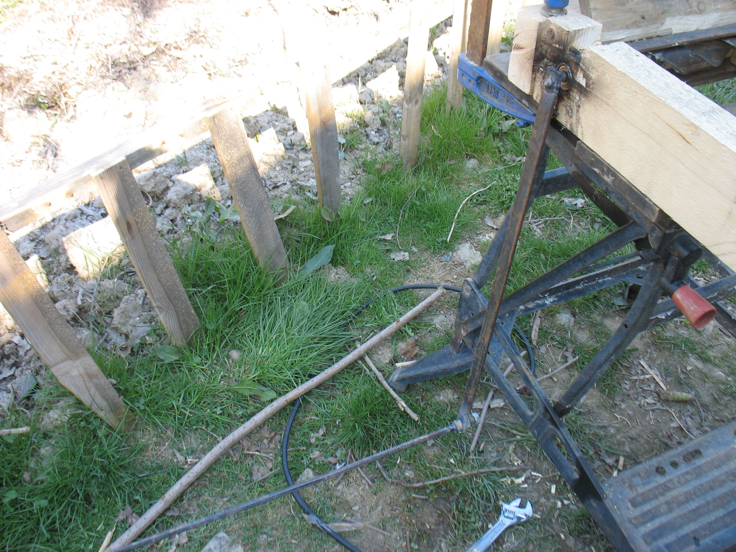 Quick Made Hand Cranked Compost Shredder : 6 Steps - Instructables