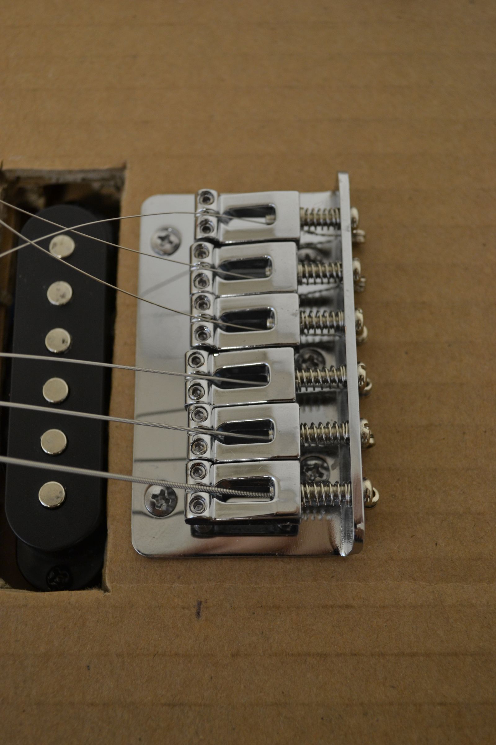 Cardboard Electric Guitar : 12 Steps (with Pictures) - Instructables