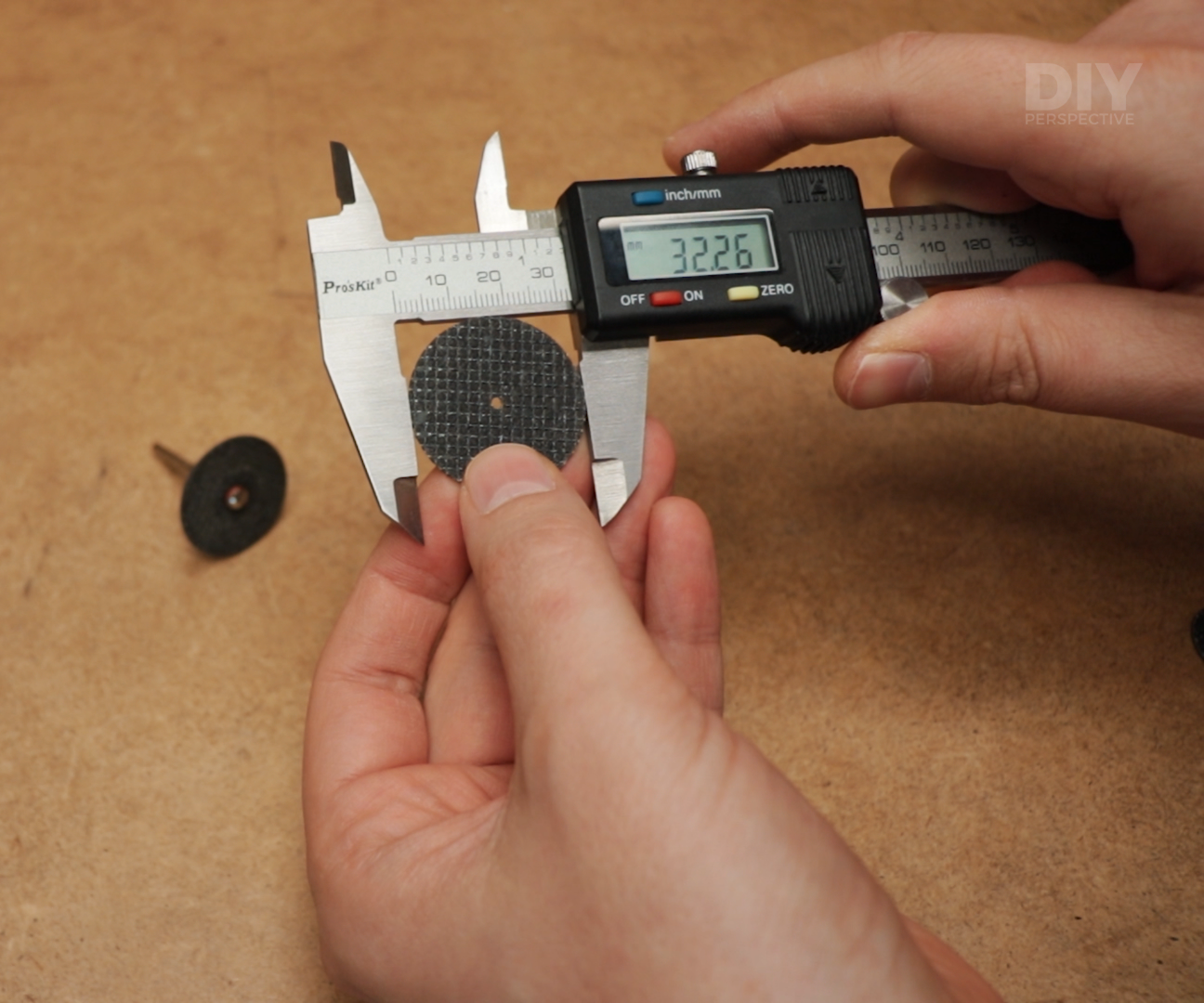 Make PERFECT CUTS With This DIY Dremel Cutting Station : 15 Steps (with ...