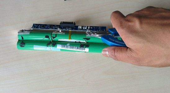 REUSE YOUR OLD LAPTOP BATTERY TO MAKE a POWER BANK : 9 Steps (with ...