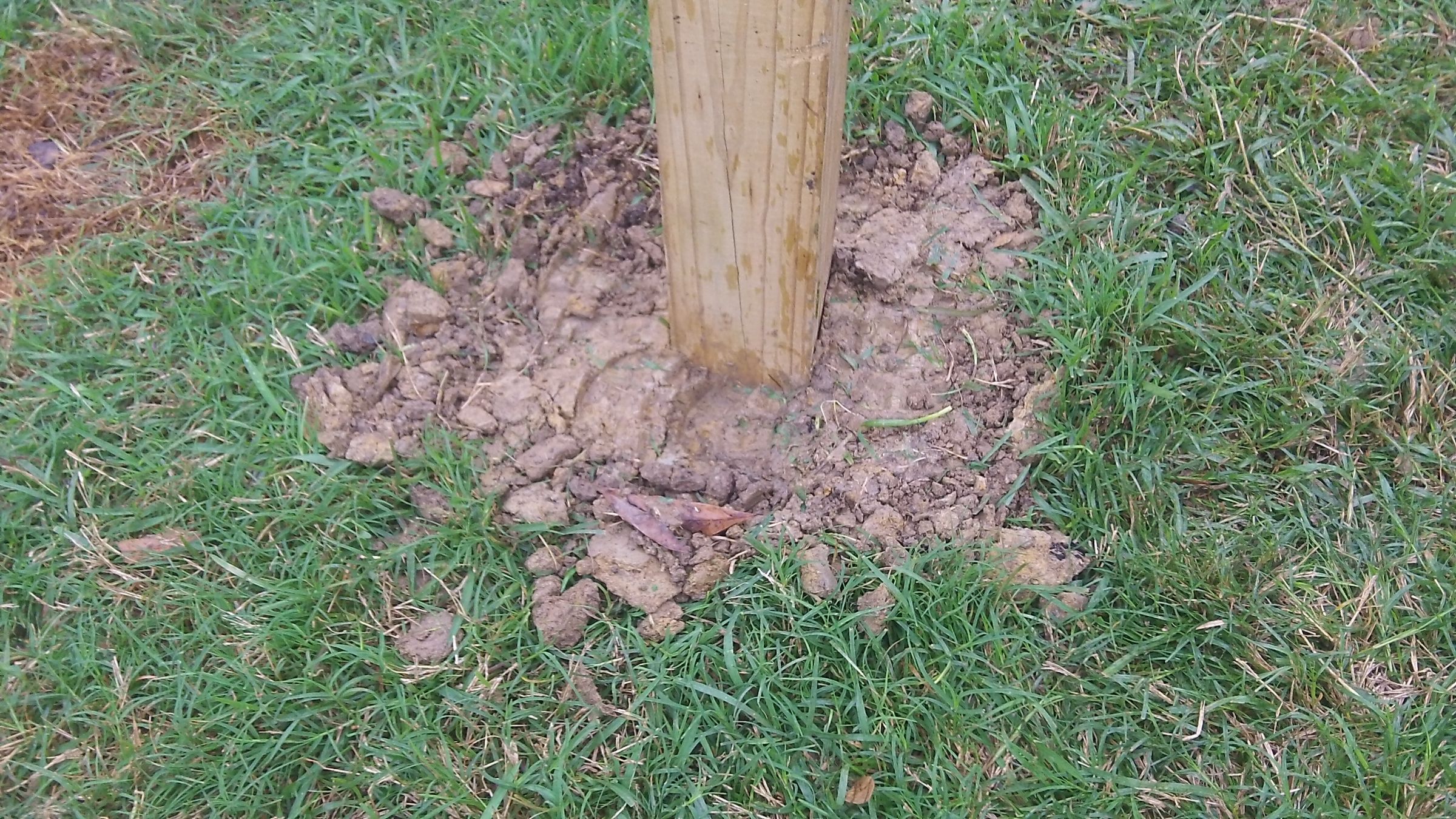 Building a Semi-Permanent Fence : 6 Steps - Instructables