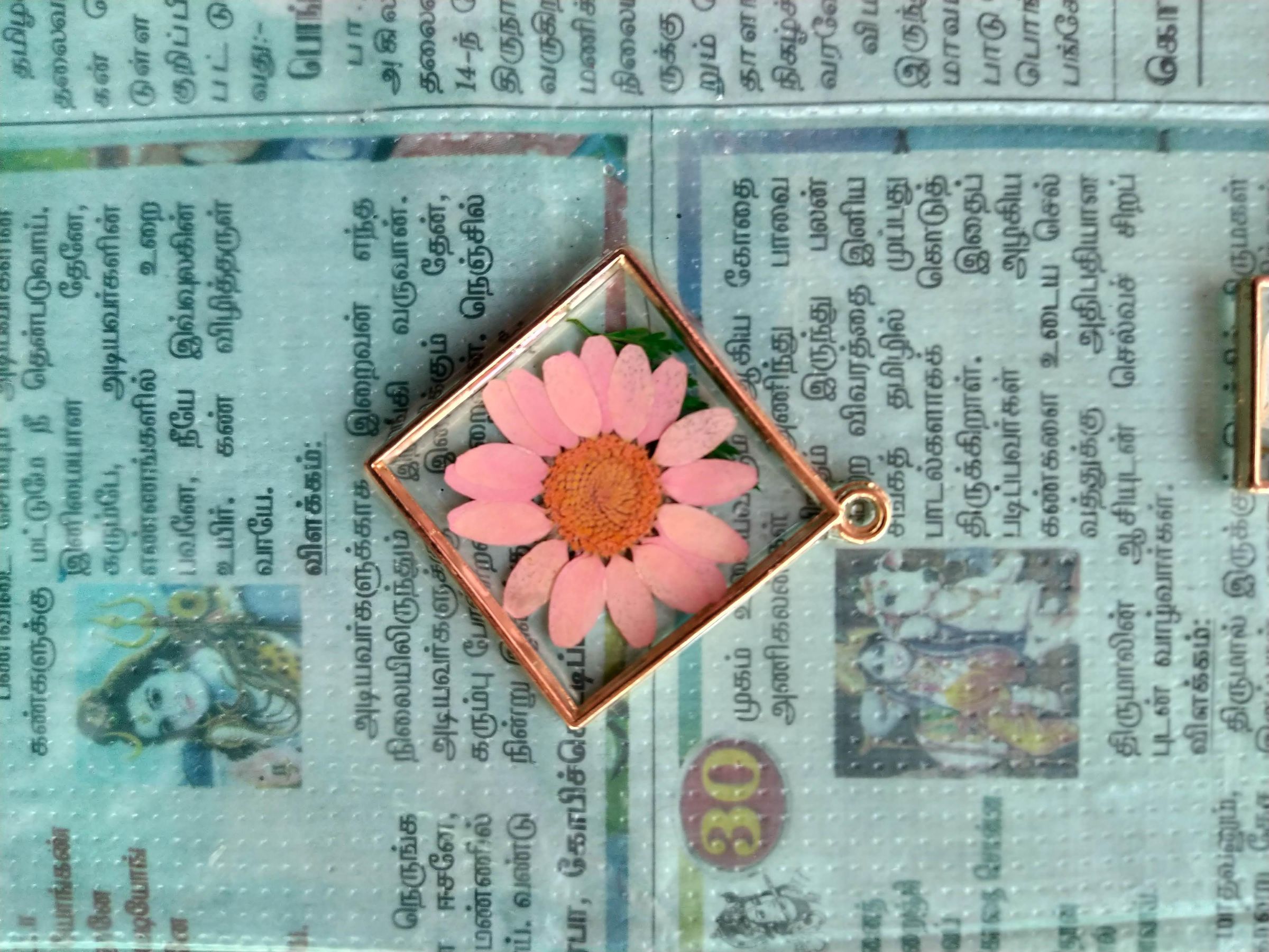 Botanical Resin Jewelry : 29 Steps (with Pictures) - Instructables