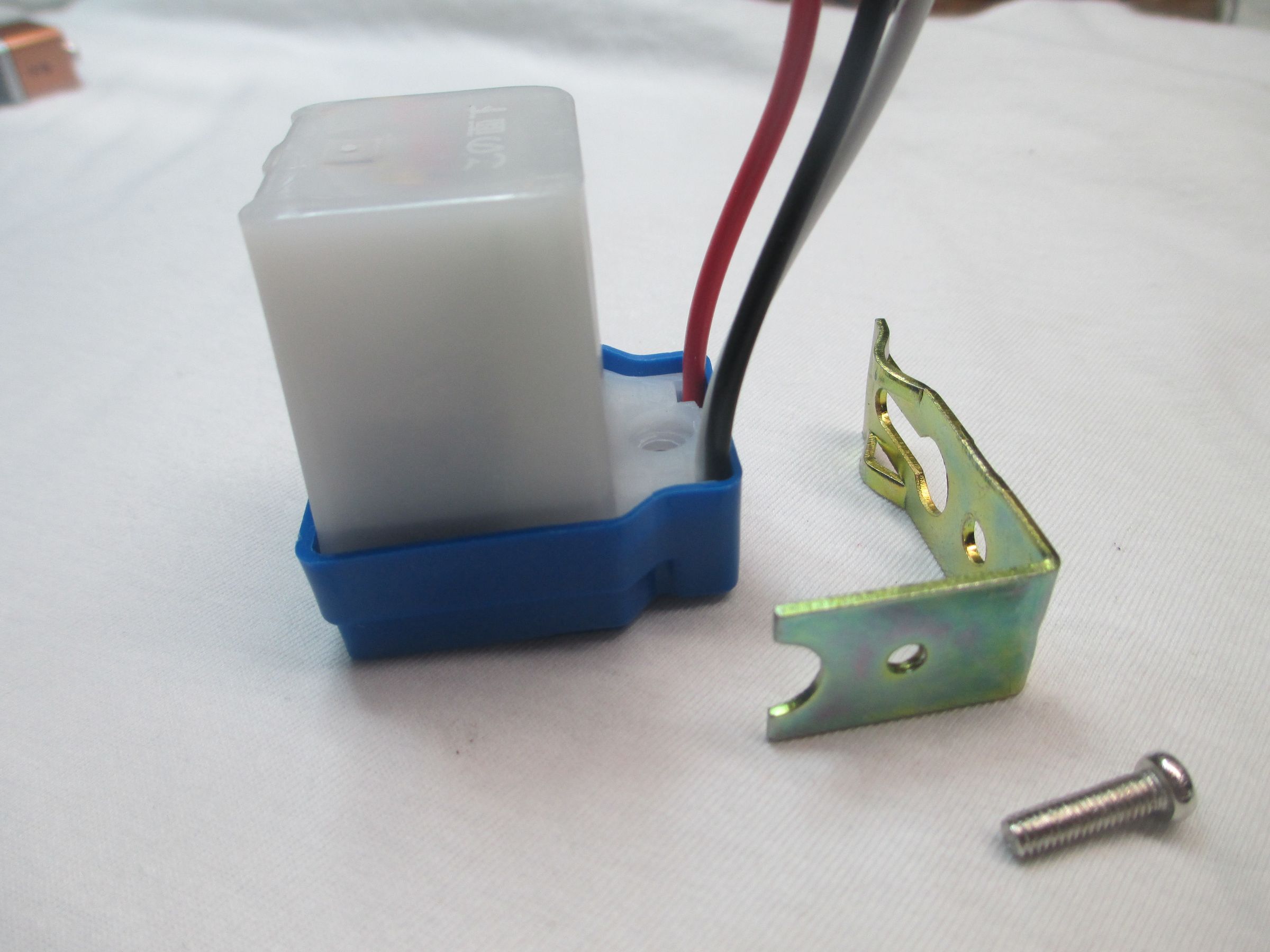 DC Low Voltage LIght Sensor Switch : 8 Steps (with Pictures ...