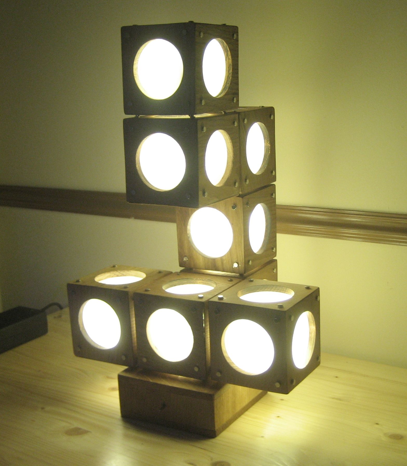 Magnetic Table Lamp : 9 Steps (with Pictures) - Instructables