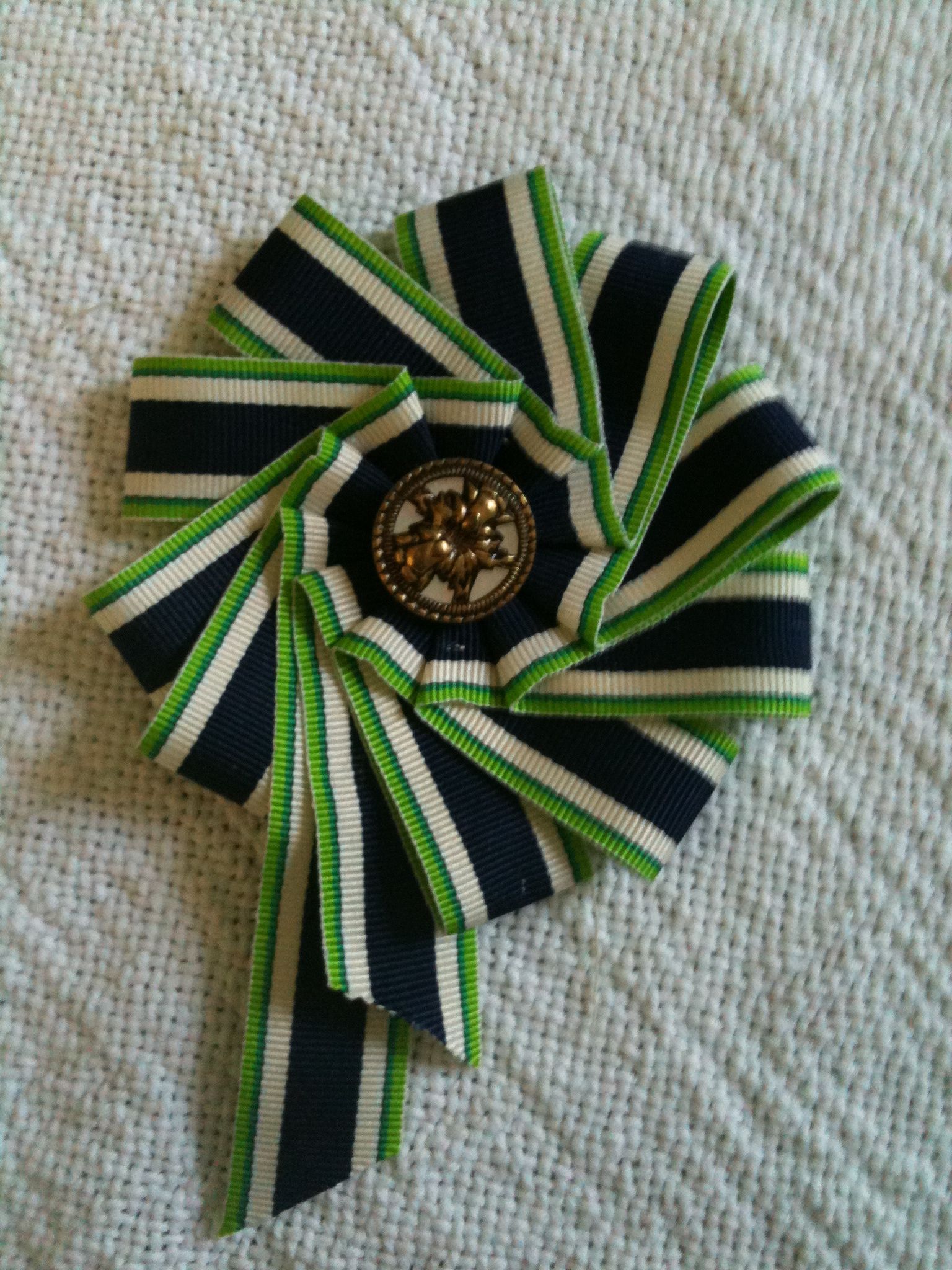 Make a Ribbon Cockade : 10 Steps - Instructables