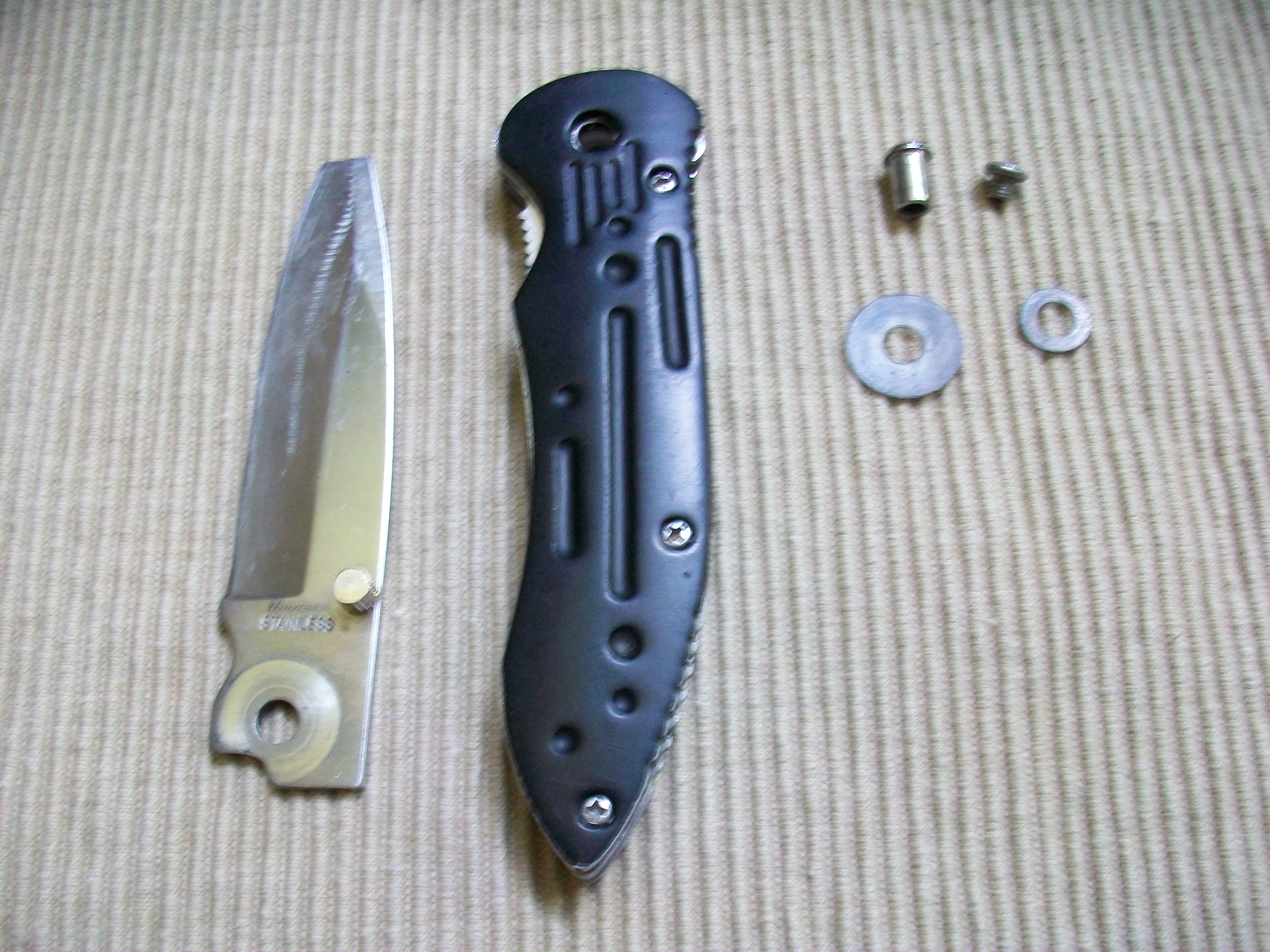 Make a Realistic Prop/Fake Knife : 6 Steps - Instructables