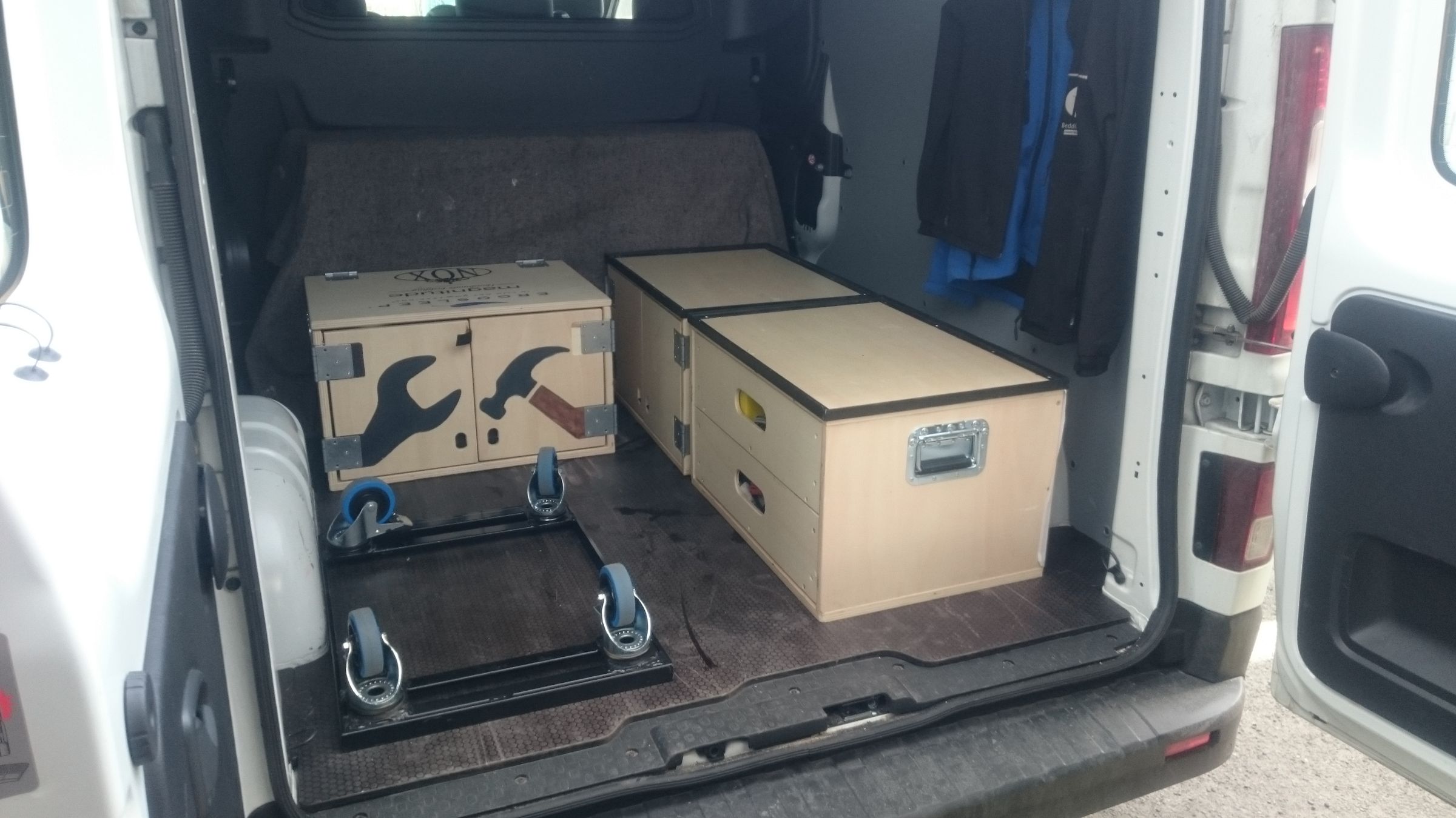 Ultimate Portable Mobile Toolbox : 10 Steps - Instructables