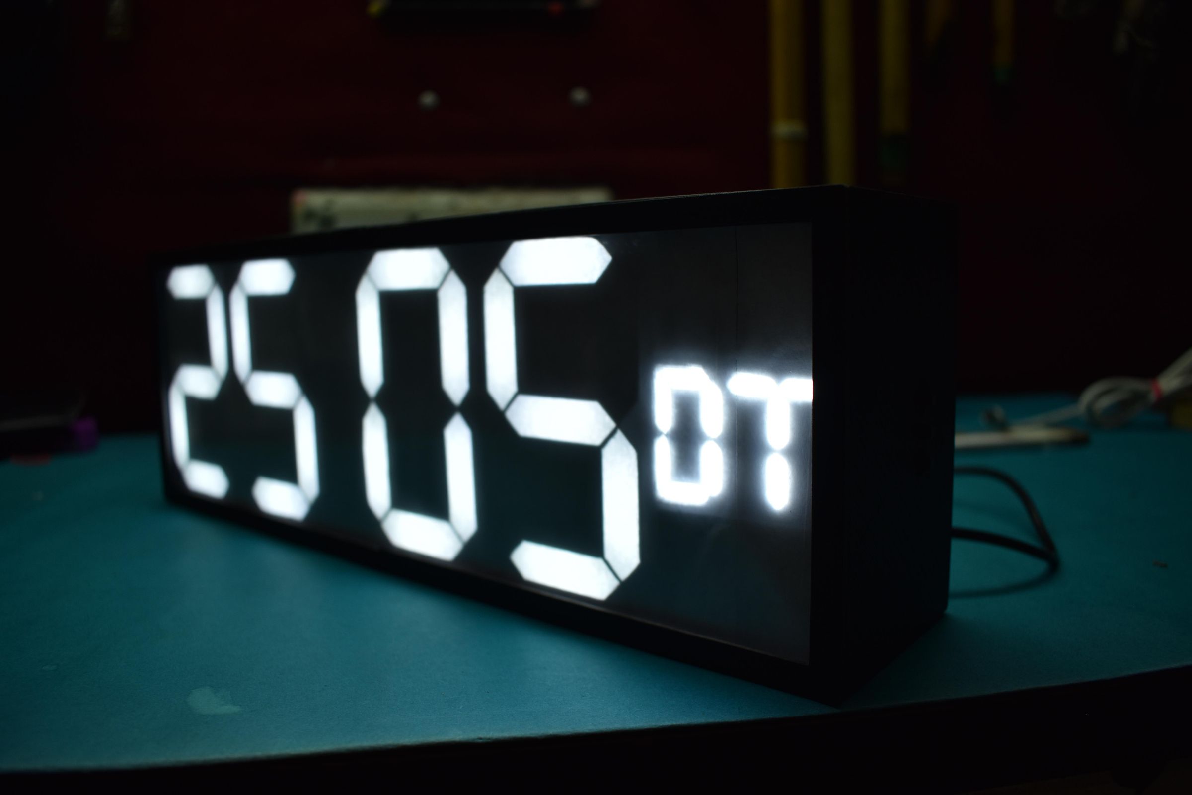 A Simple Clock : 11 Steps (with Pictures) - Instructables