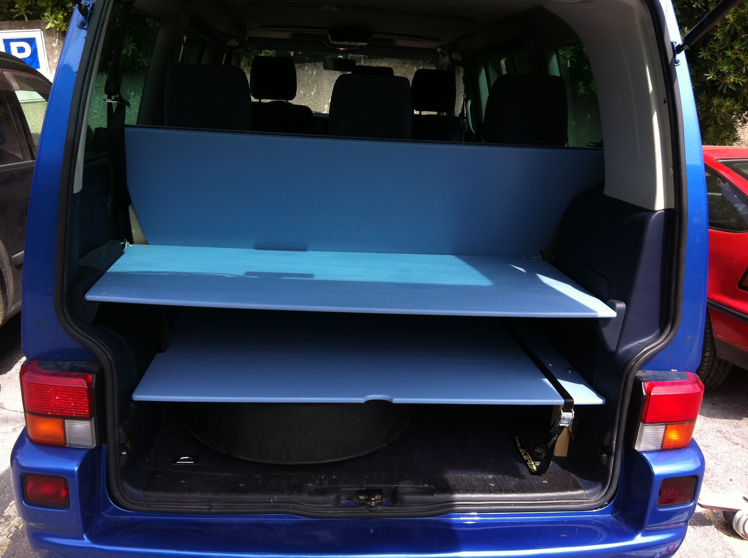 Simple Conversion of VW T4 Caravelle 9 Seats in a Campervan : 8 Steps ...
