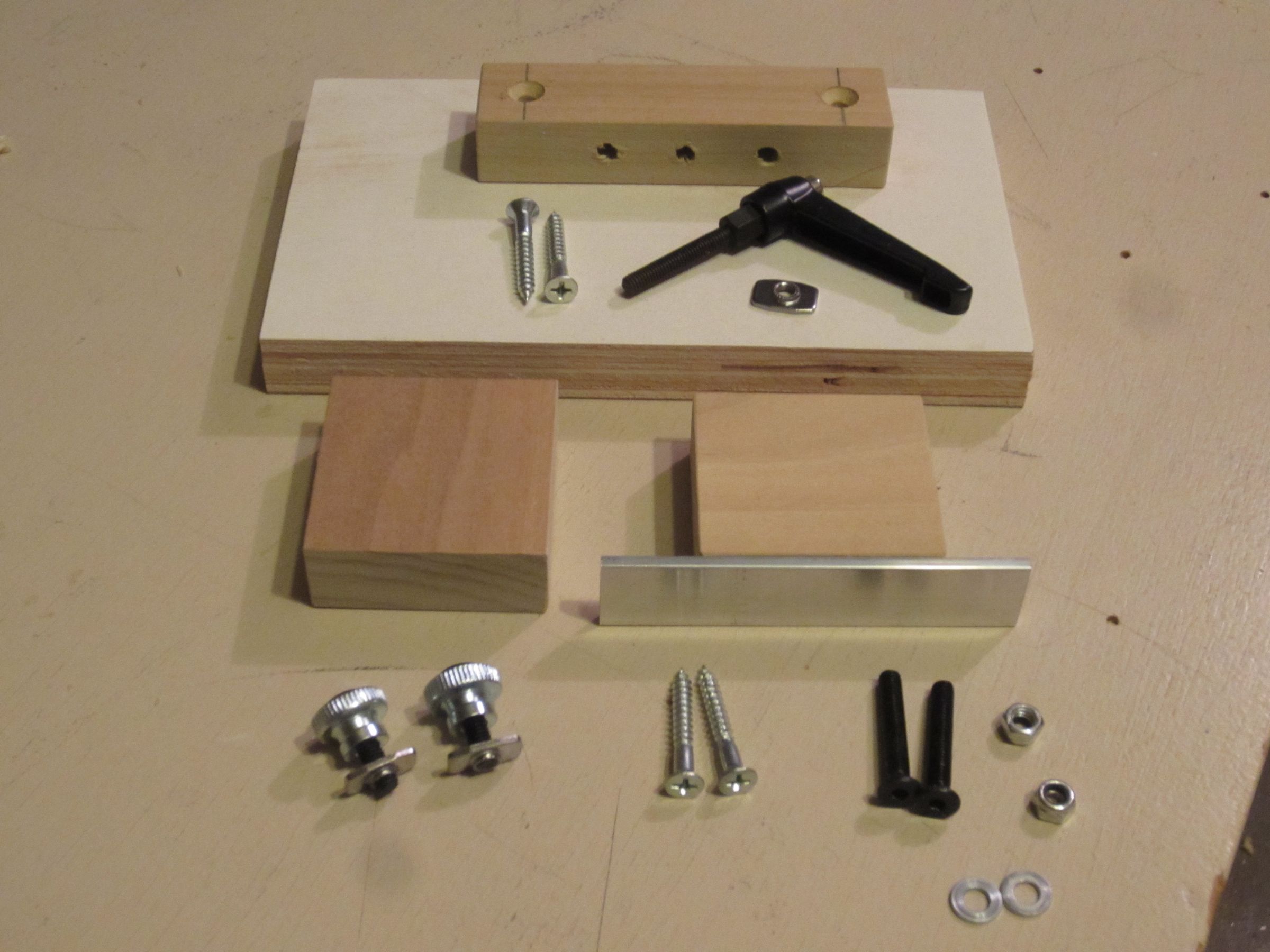 Adjustable Router Guide Template : 11 Steps (with Pictures) - Instructables