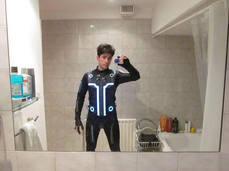 Tron Legacy Costume - Sam Flynn : 10 Steps (with Pictures) - Instructables