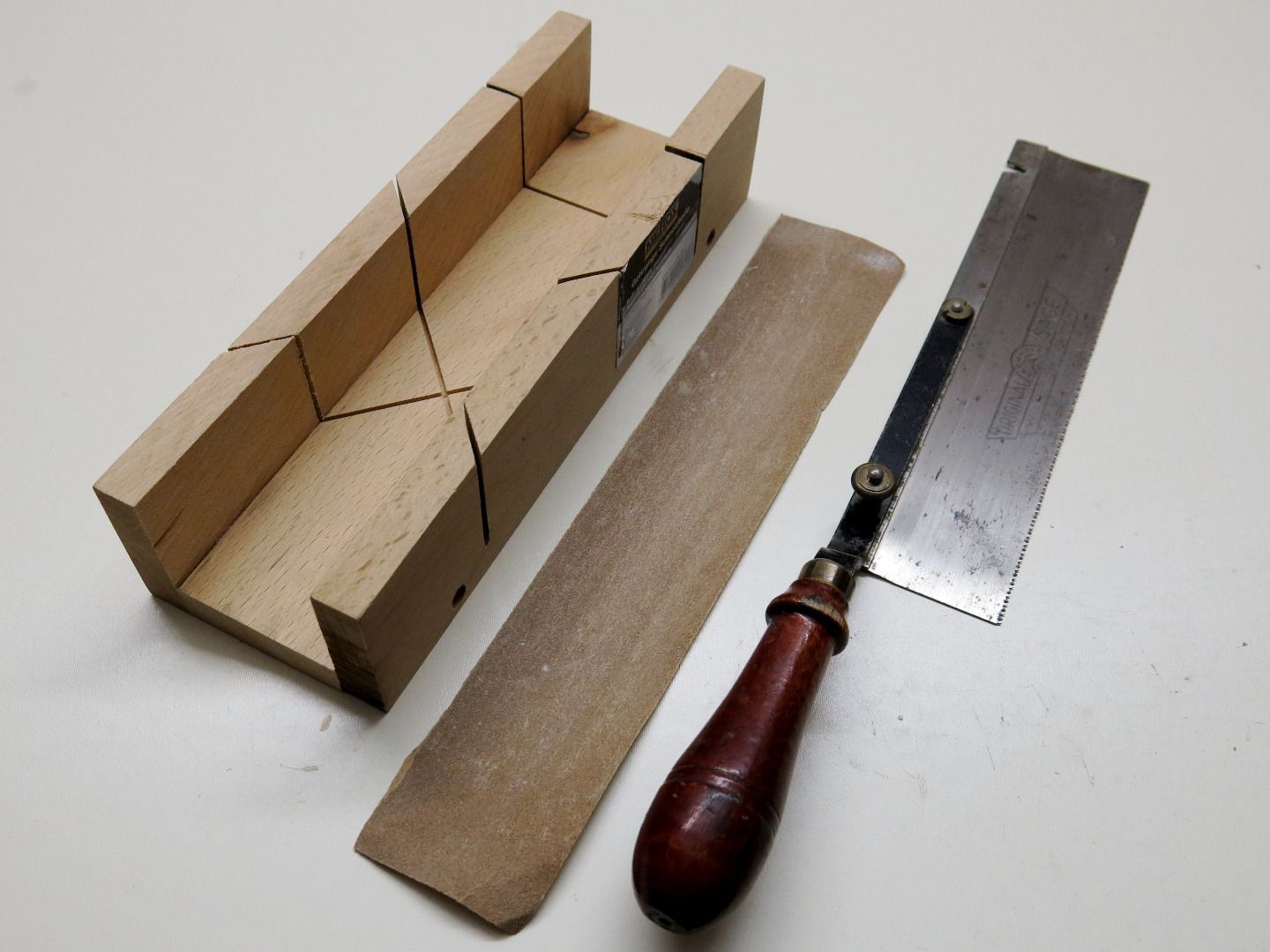 Perfect Rounded Corners, With Just a Mitre Box : 7 Steps (with Pictures ...