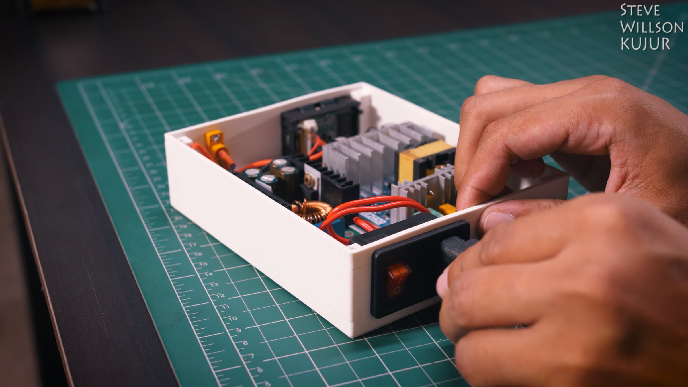 DIY Lithium Battery Charger : 15 Steps - Instructables