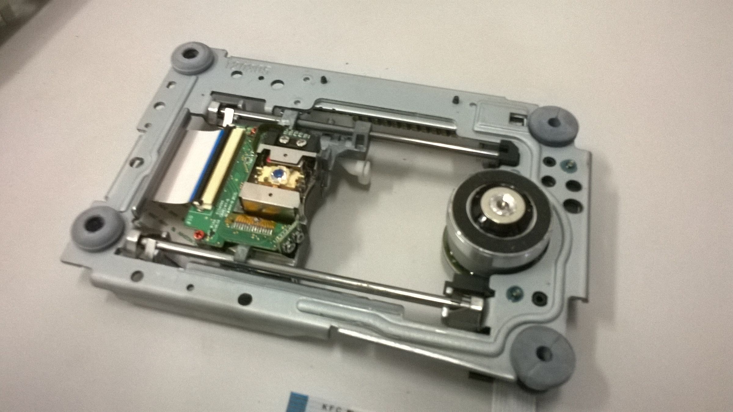 Disassembling a CD/DVD Reader and Reusing Its Parts : 12 Steps (with ...