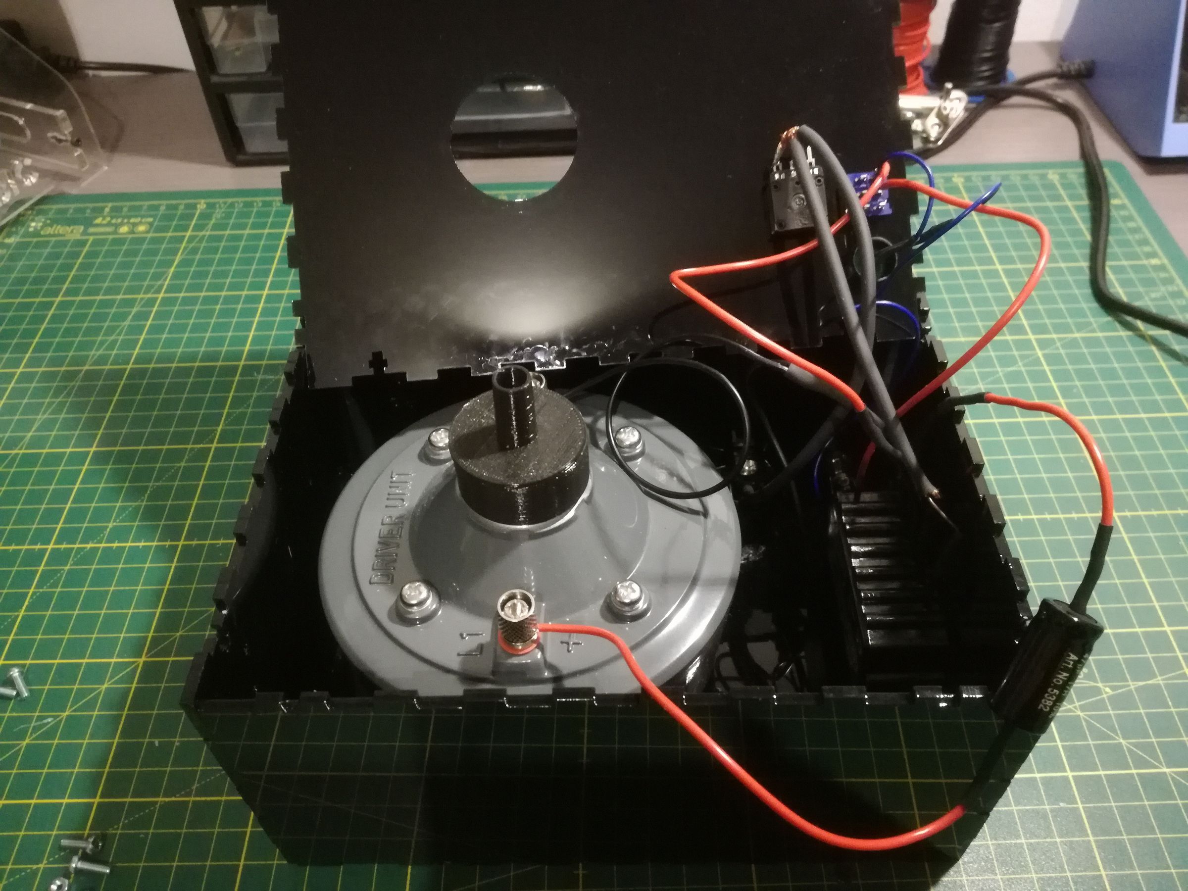 DIY Talkbox : 5 Steps (with Pictures) - Instructables