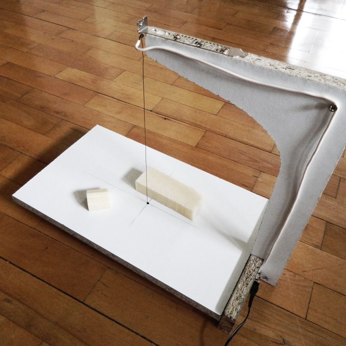 Simple Styrofoam Hot Wire Cutter : 10 Steps - Instructables