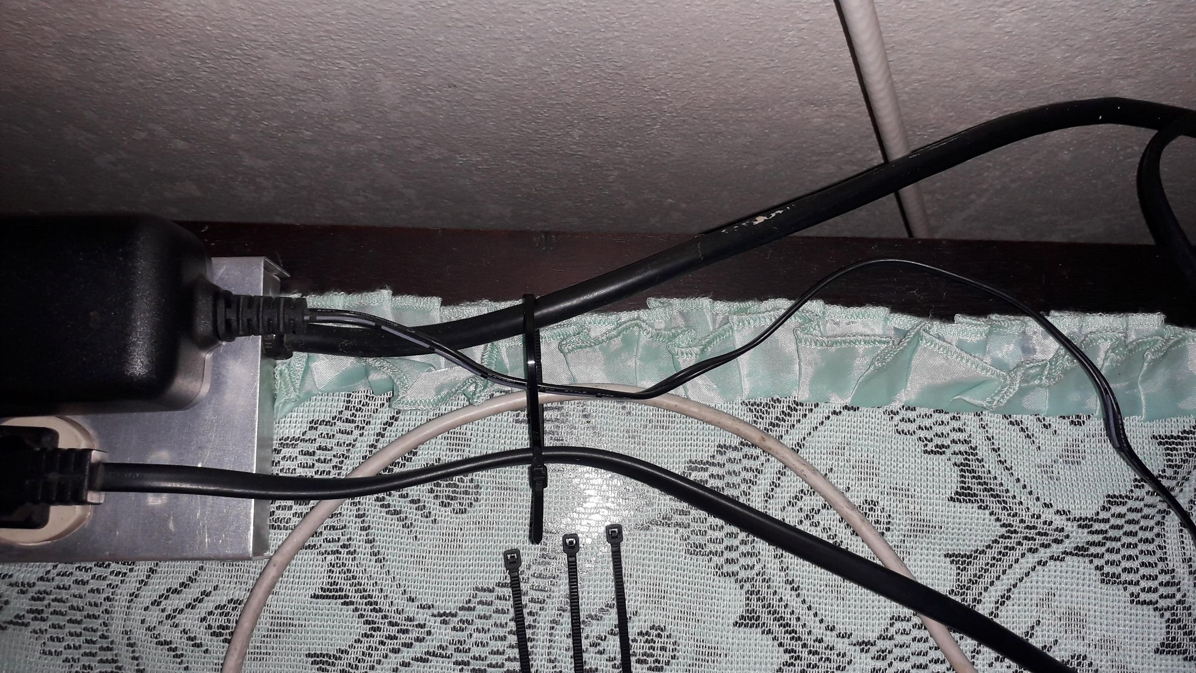 Zip Tie Cable Management : 8 Steps - Instructables