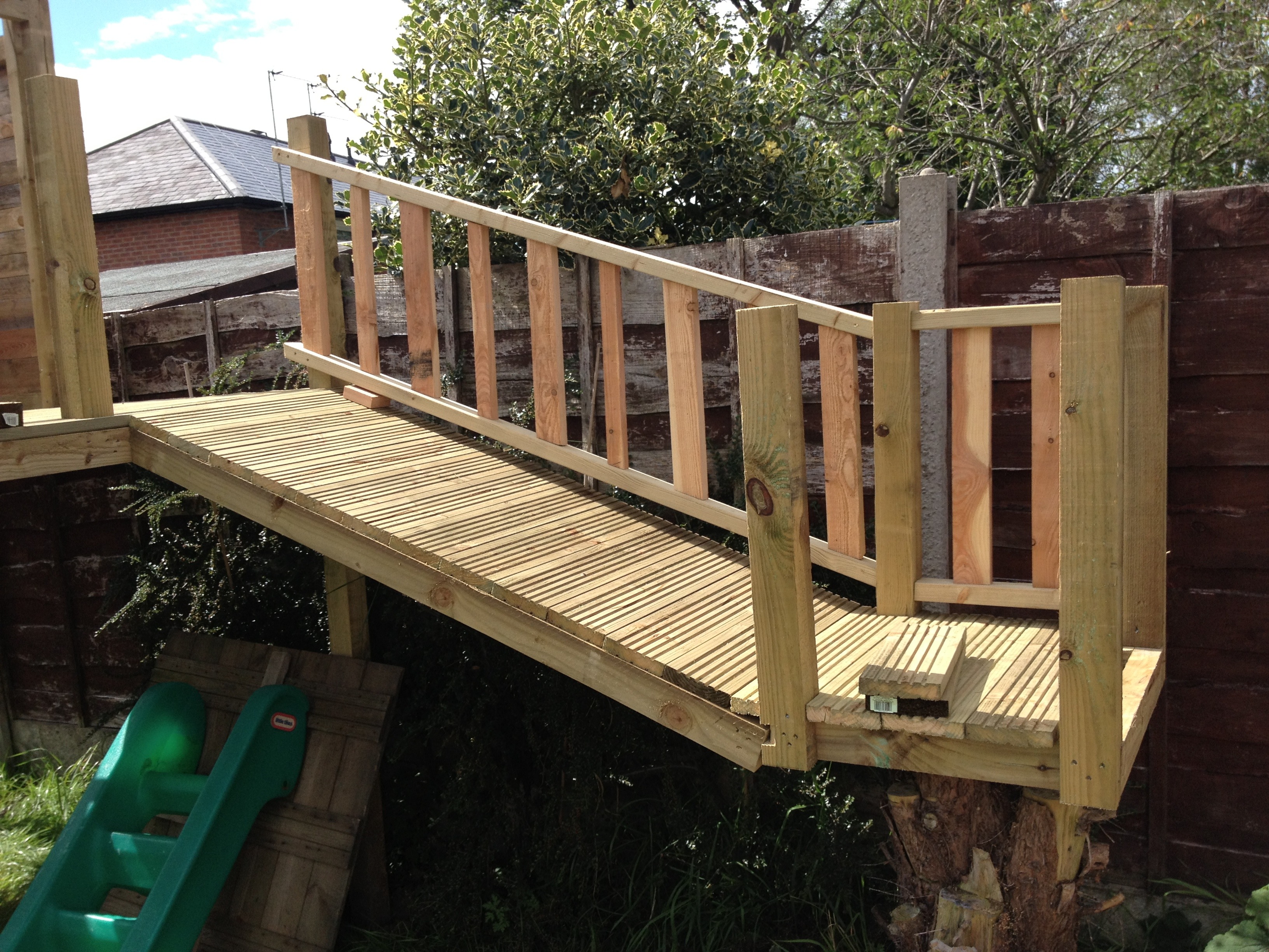 Playhouse Fort : 9 Steps (with Pictures) - Instructables