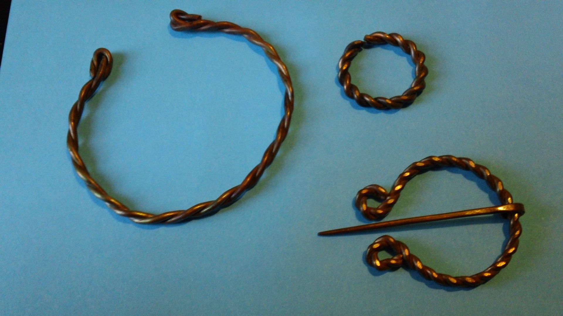 Basics of Twisting Wire for Jewelry : 4 Steps (with Pictures ...