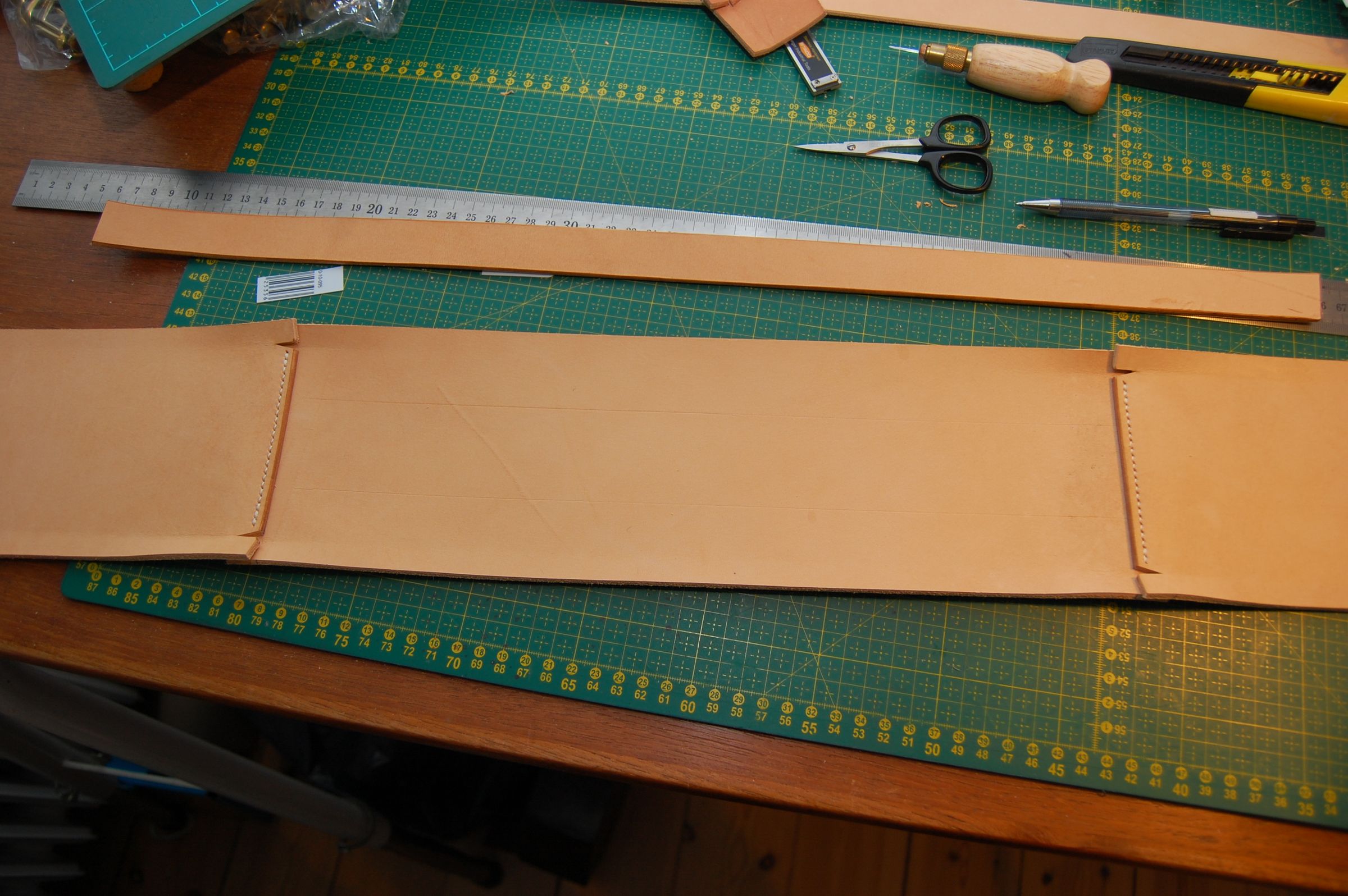Briefcase With a 3 Piece Gusset : 6 Steps (with Pictures) - Instructables