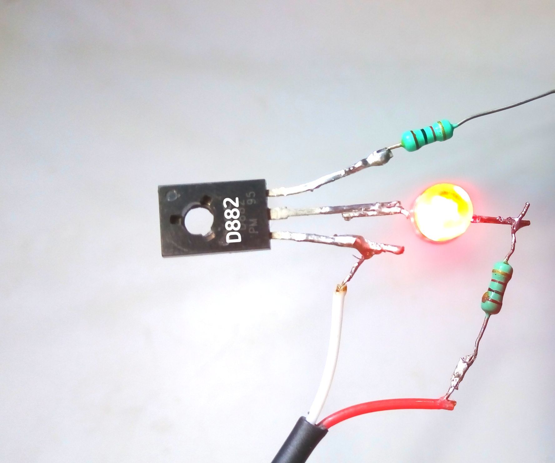 Simple Touch Sensor Using D882 Transistor : 7 Steps - Instructables