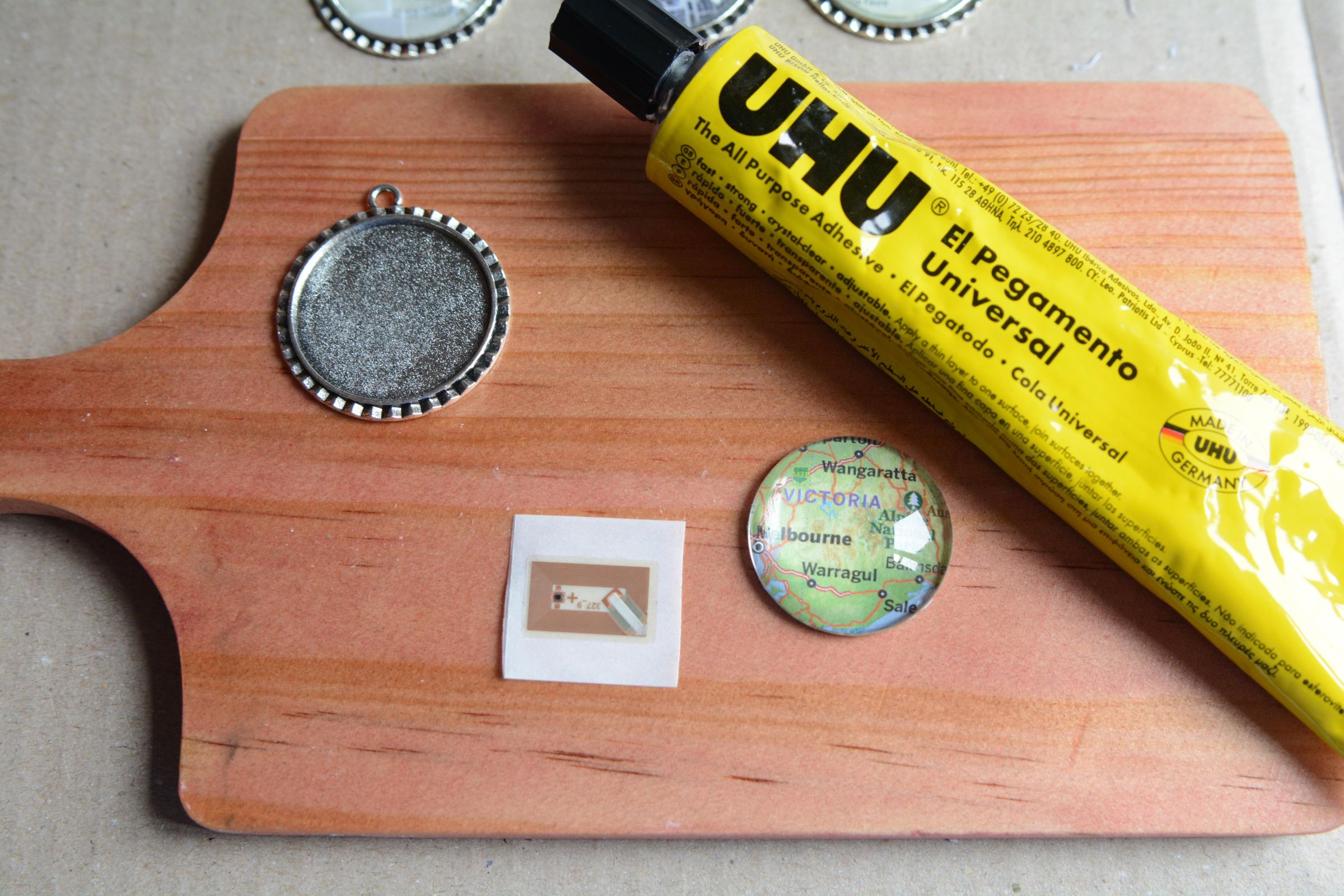 Map Pendants With NFC Tags : 6 Steps (with Pictures) - Instructables