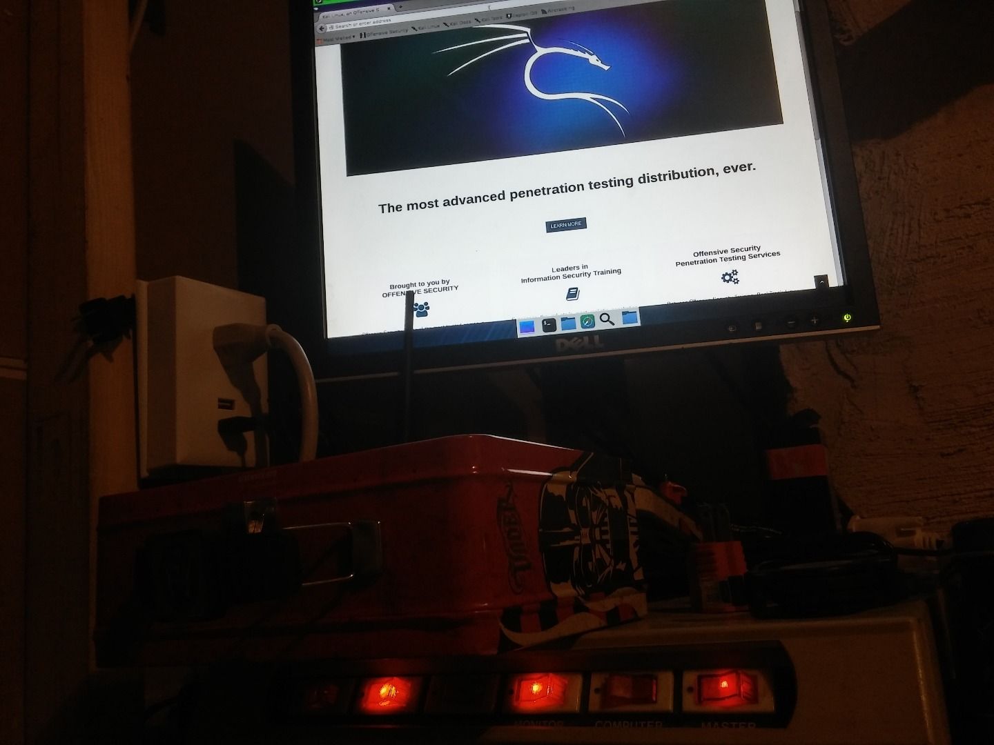 Kali Linux 2.0.1 on Raspberry Pi Model B Newest Kali Linux ARM Release ...