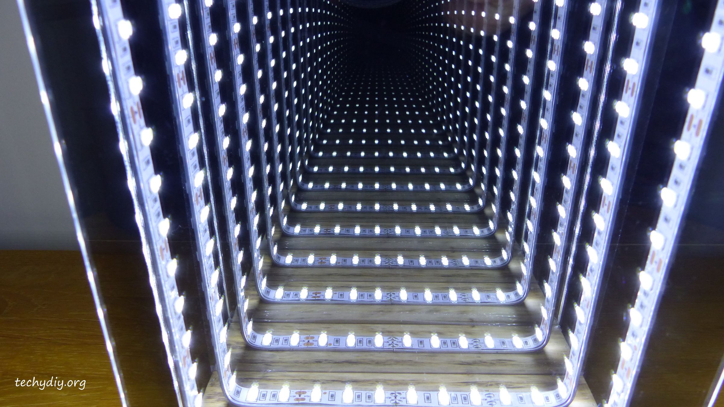 Modern Led Infinity Mirror Table Lamp : 19 Steps (with Pictures) - Instructables