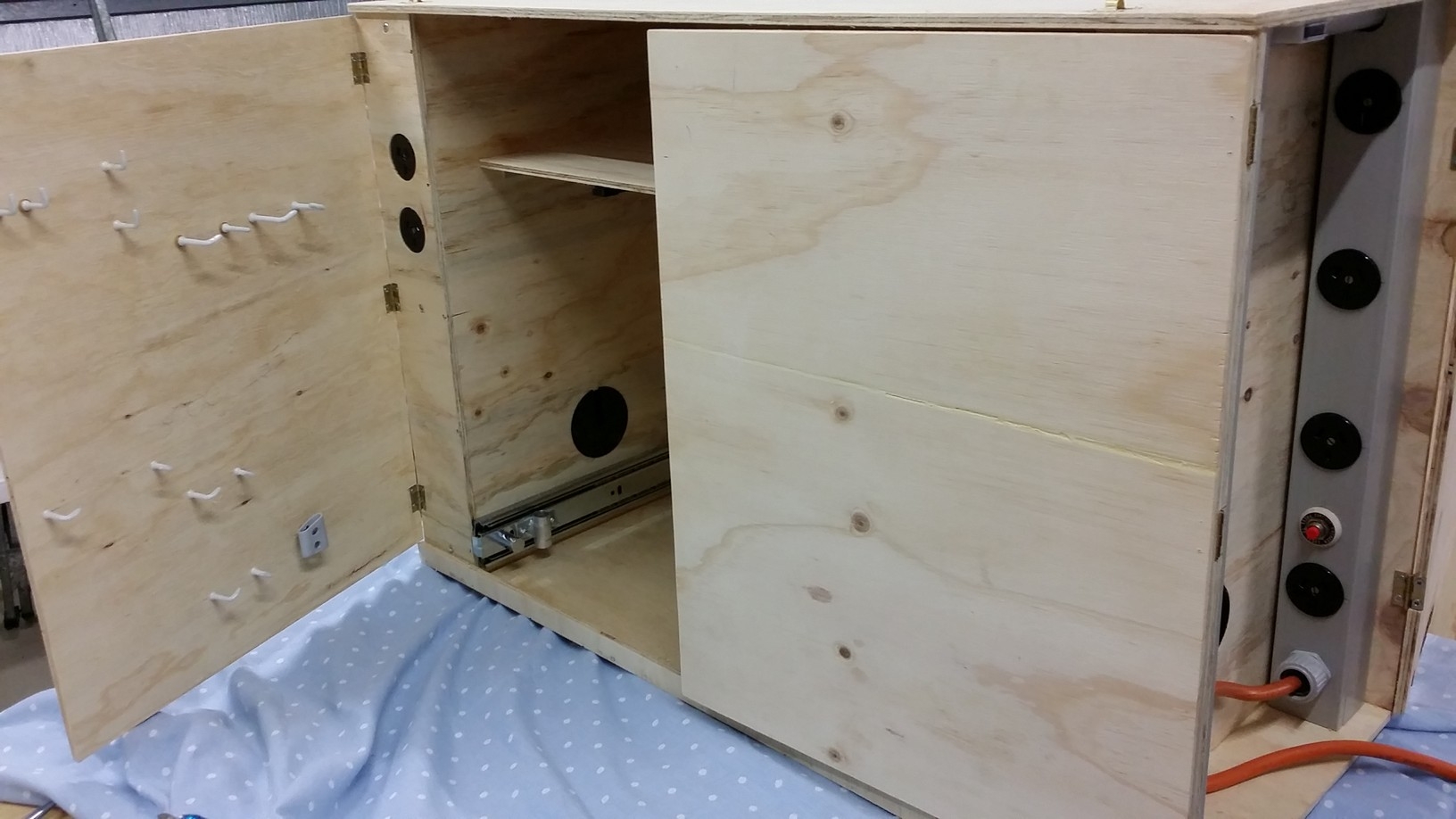 Soundwave Portable Electronics Workstation : 29 Steps (with Pictures ...