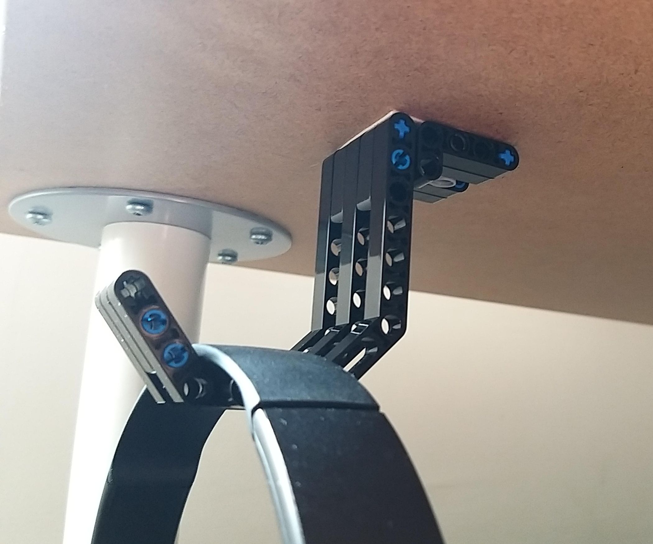 Lego Headphone Holder : 4 Steps - Instructables