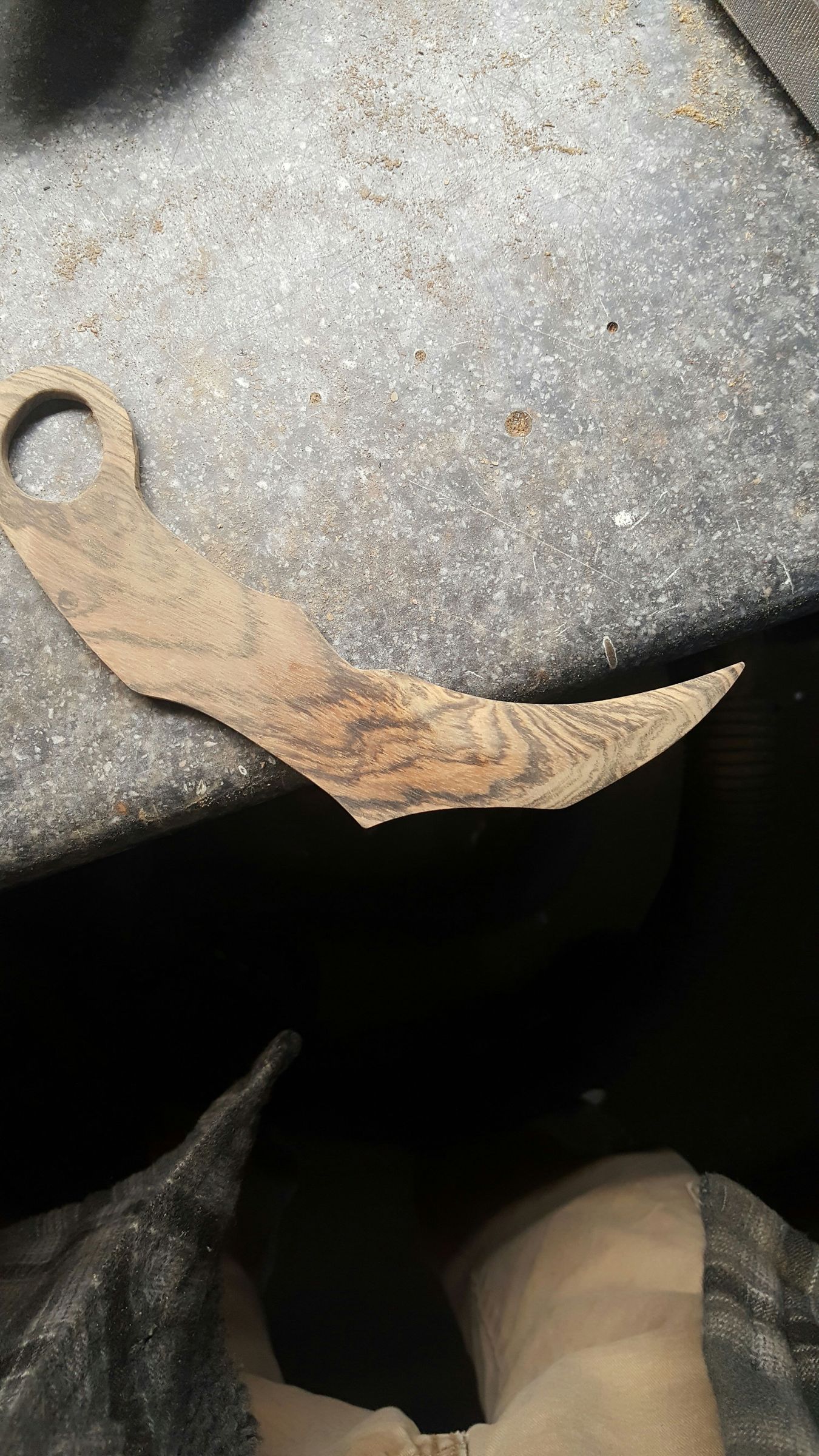 Training Karambit : 6 Steps (with Pictures) - Instructables