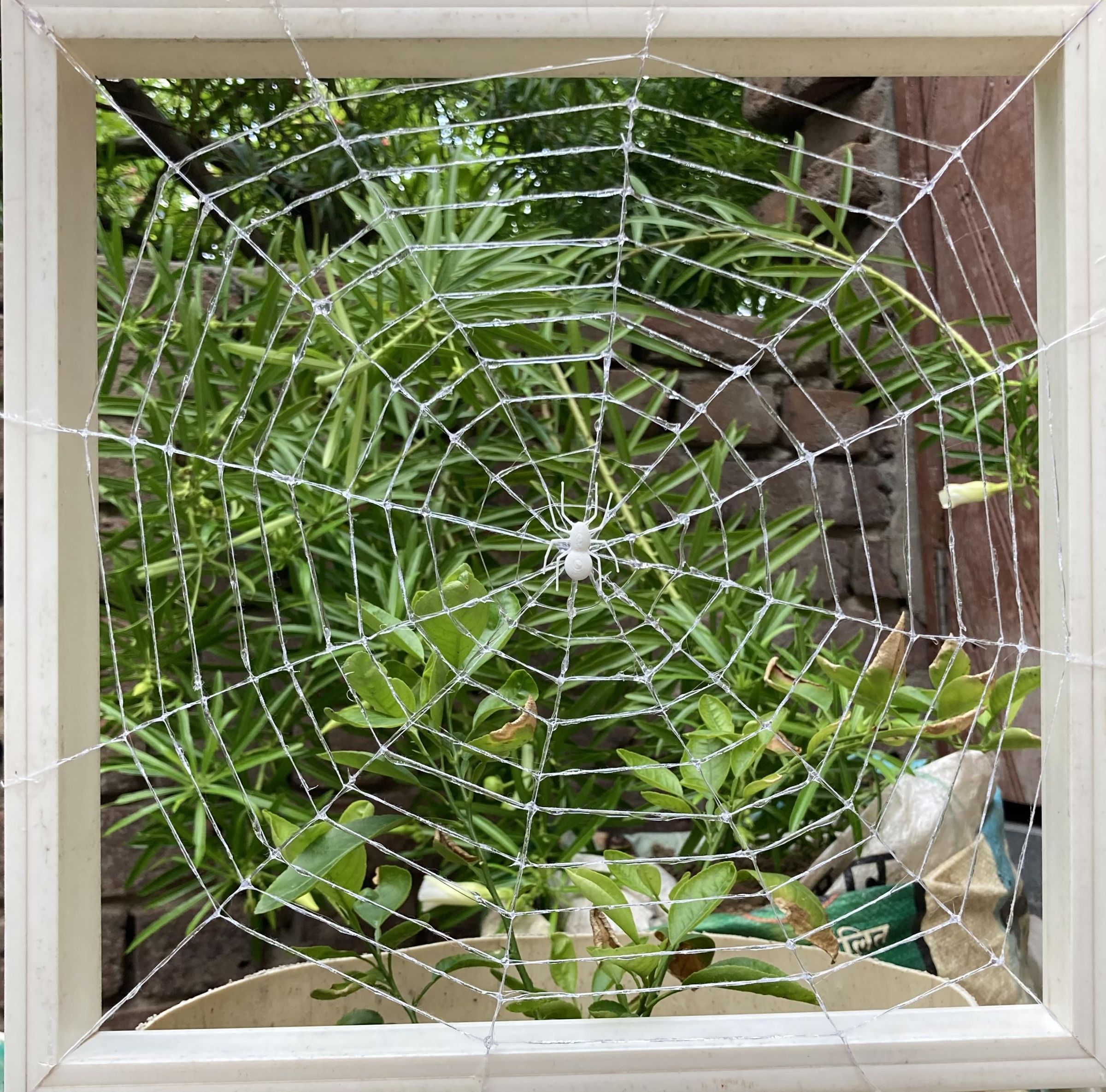 Hot Glue Spider Web : 5 Steps (with Pictures) - Instructables