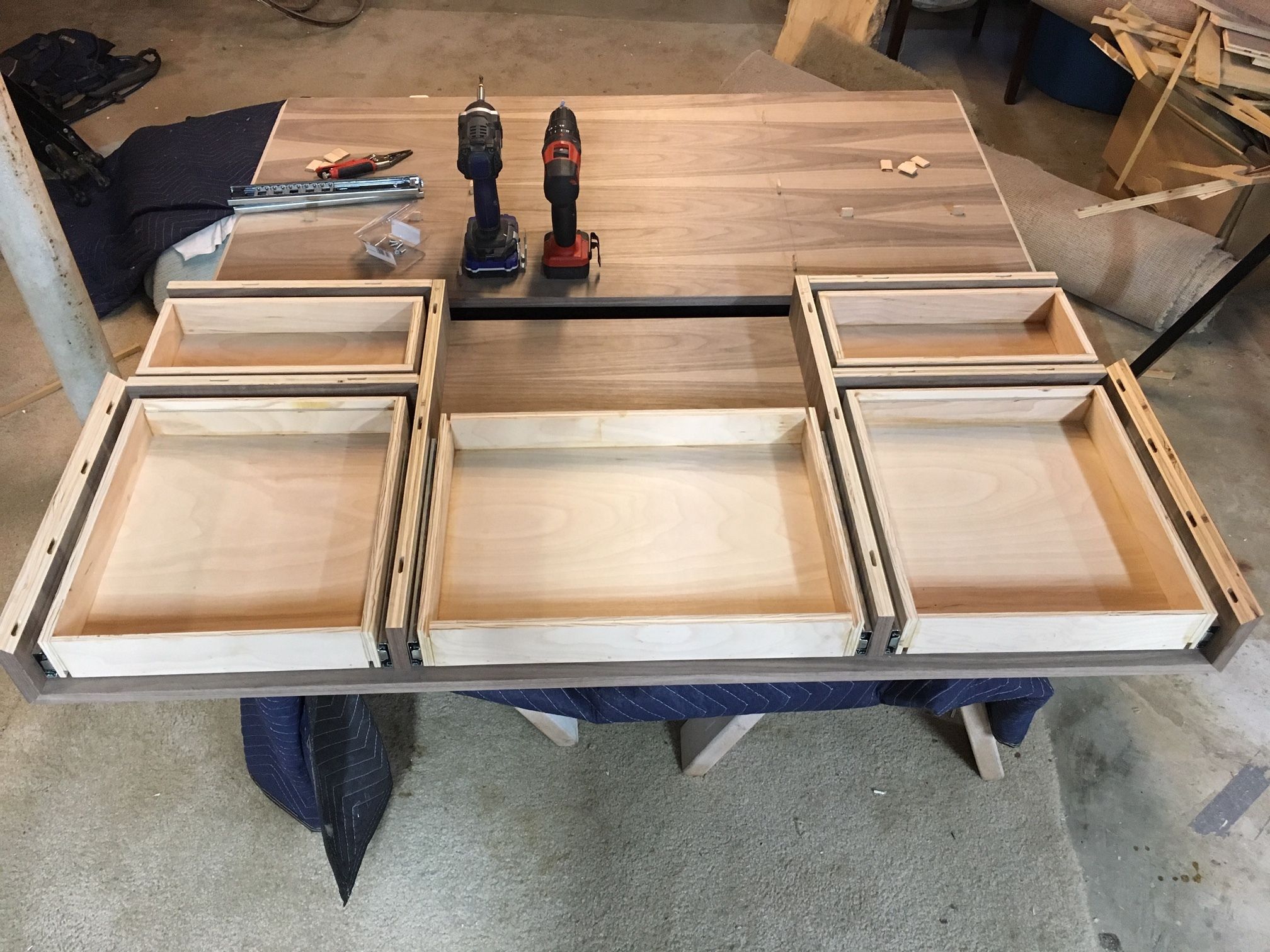 Stand Up Desk With a Secret : 10 Steps (with Pictures) - Instructables