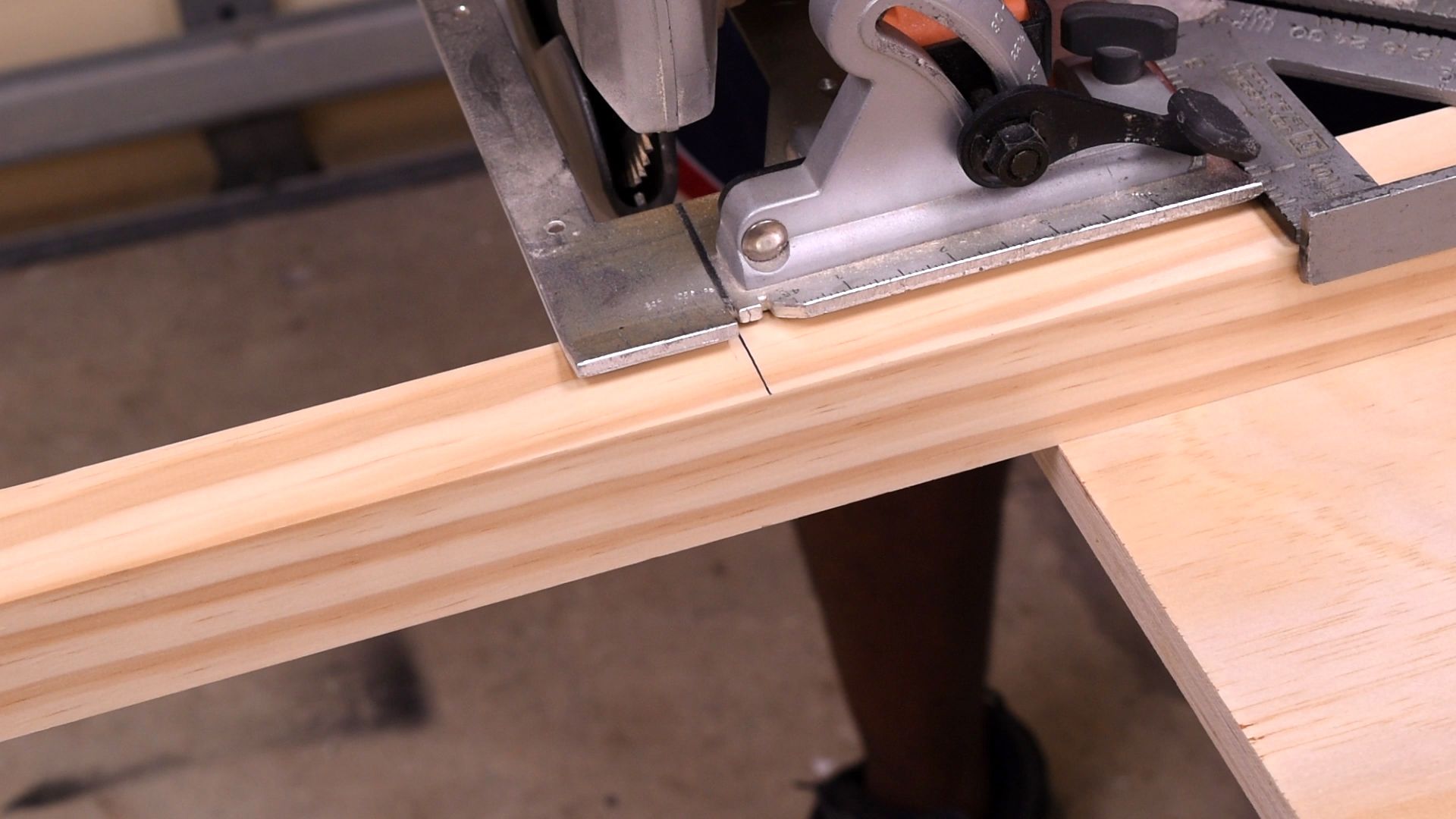 MAX CUT 2 Circular Saw Crosscut & Miter Jig : 11 Steps (with Pictures ...