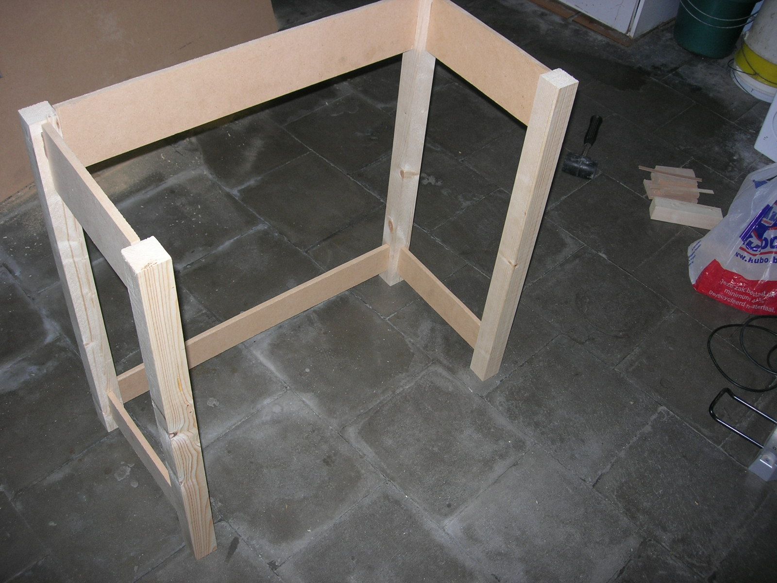 Adjustable Drafting Table With Basic Tools and Materials : 4 Steps ...