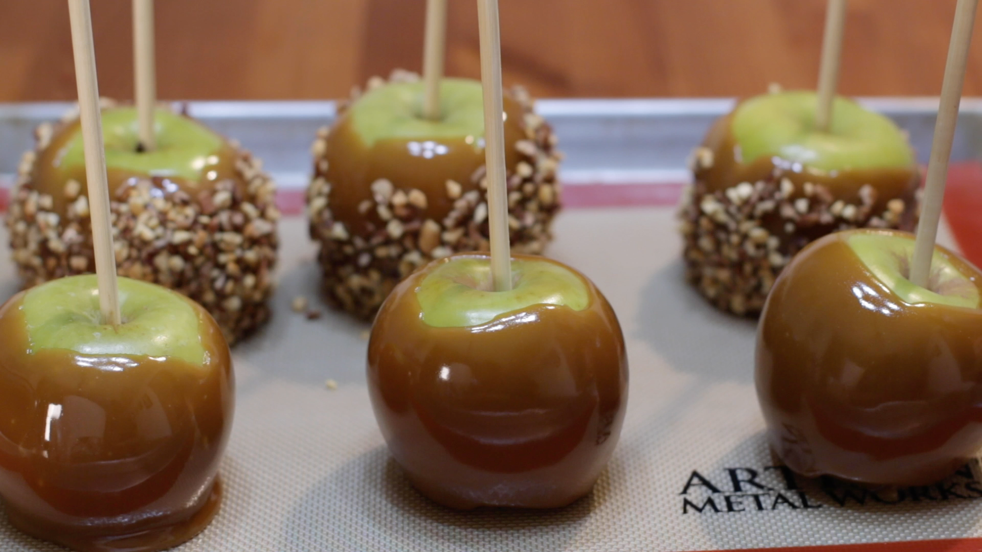 Easy Homemade Caramel Apples : 8 Steps (with Pictures) - Instructables
