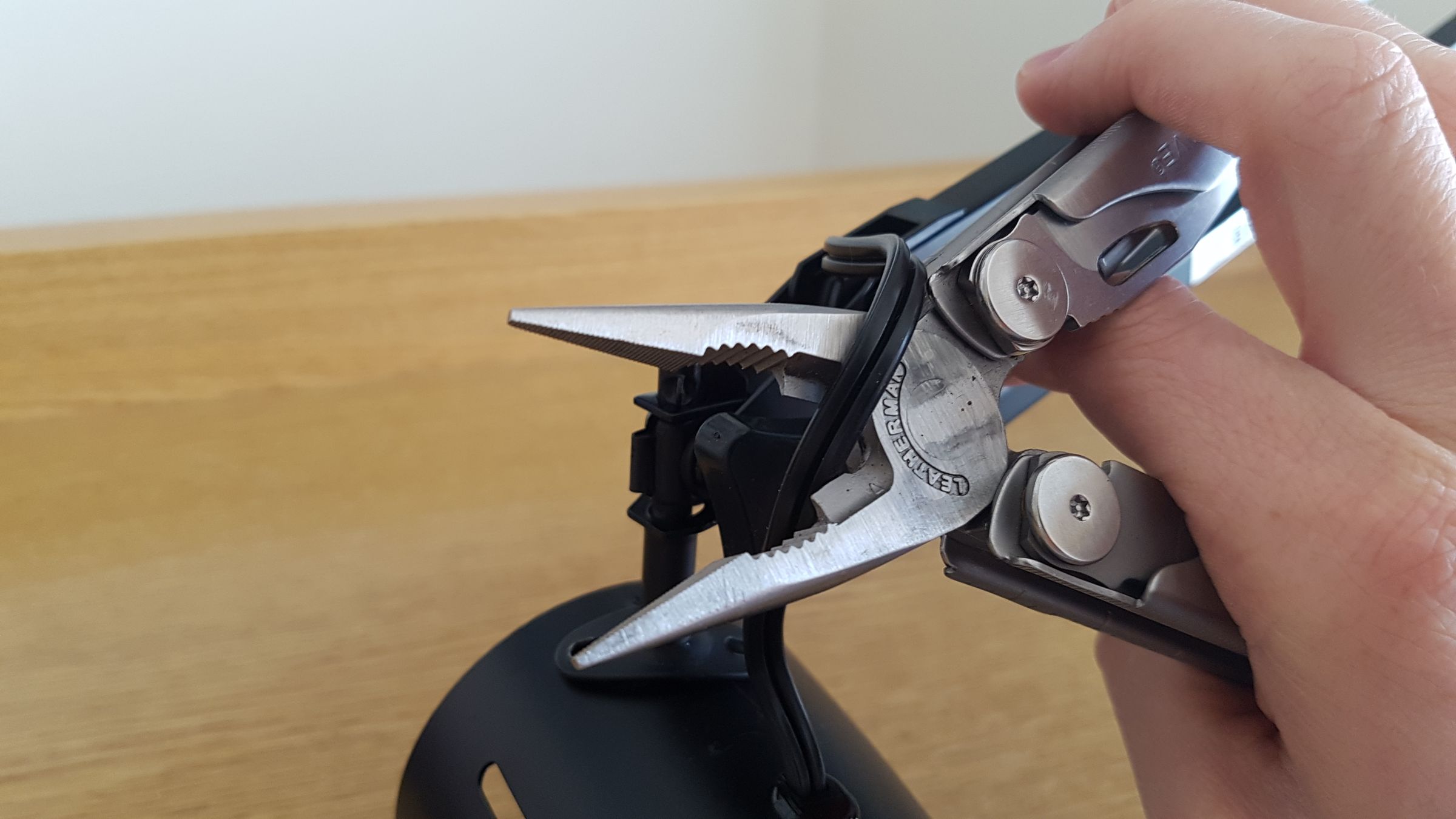 DIY Articulating Arm Mount for Phone or Camera : 9 Steps (with Pictures ...