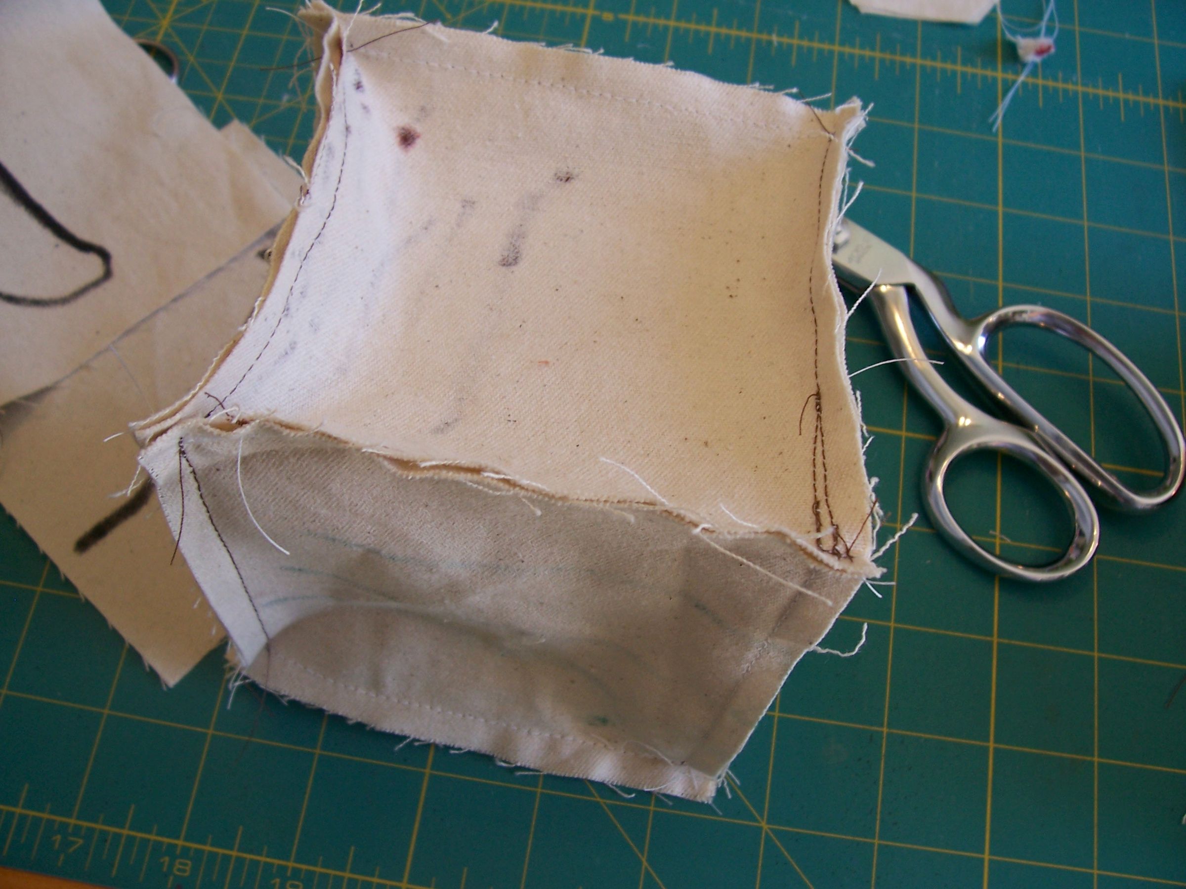 Sewing a Perfect 3-D Corner (for a Cube) : 5 Steps (with Pictures ...