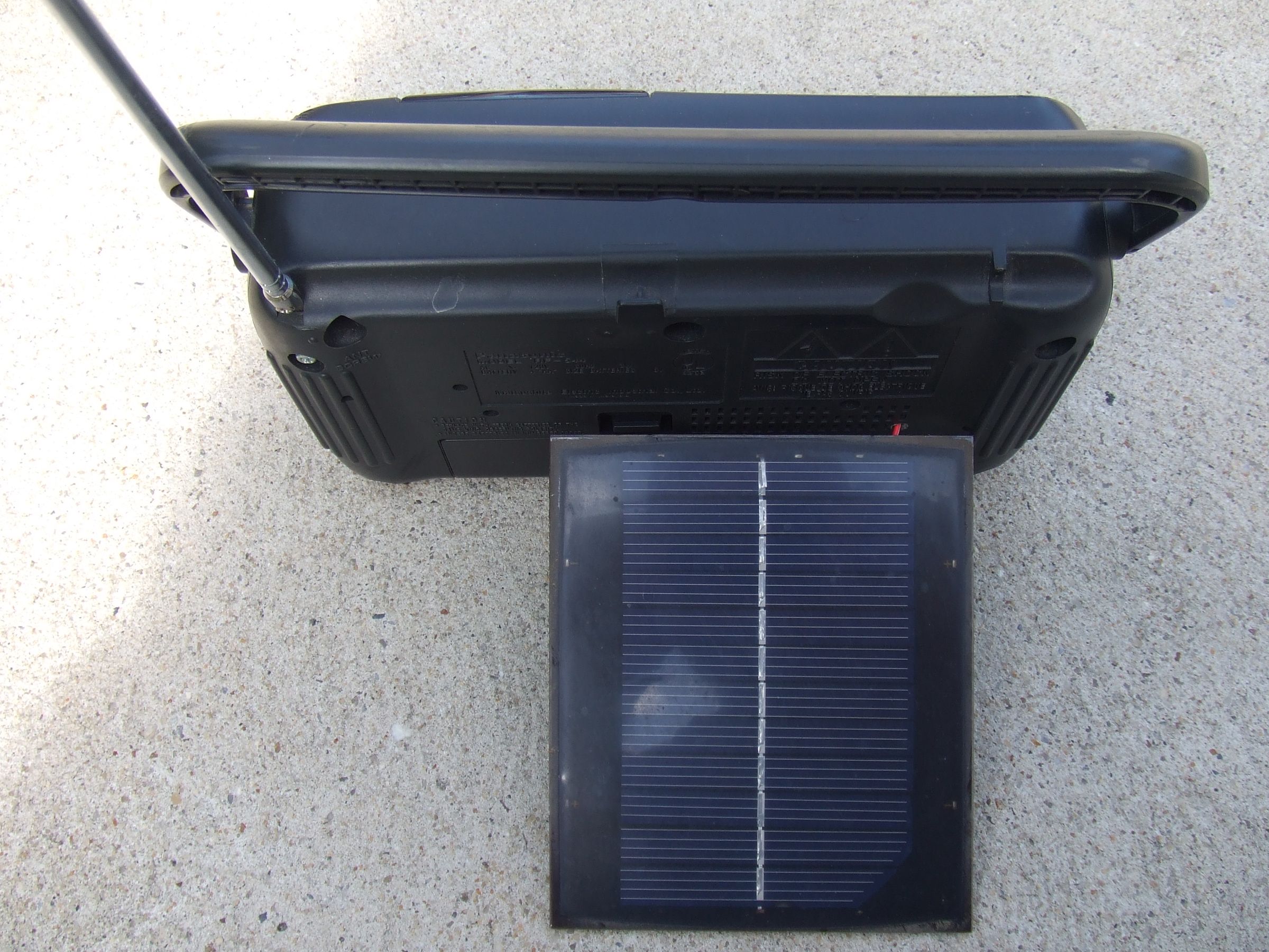 DIY Solar Powered Radio for $5 : 6 Steps (with Pictures) - Instructables