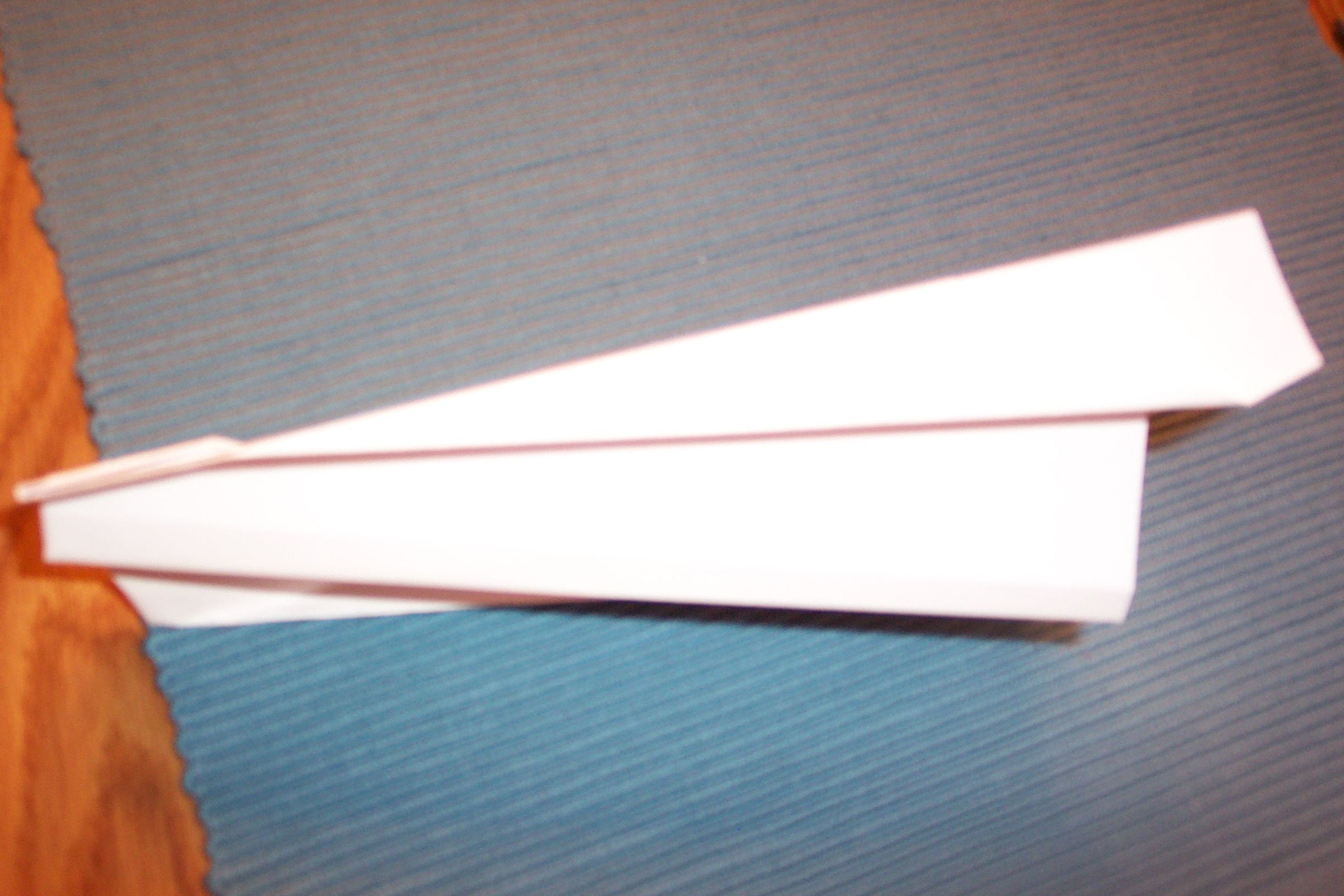 Paper Airplane Tips : 5 Steps - Instructables