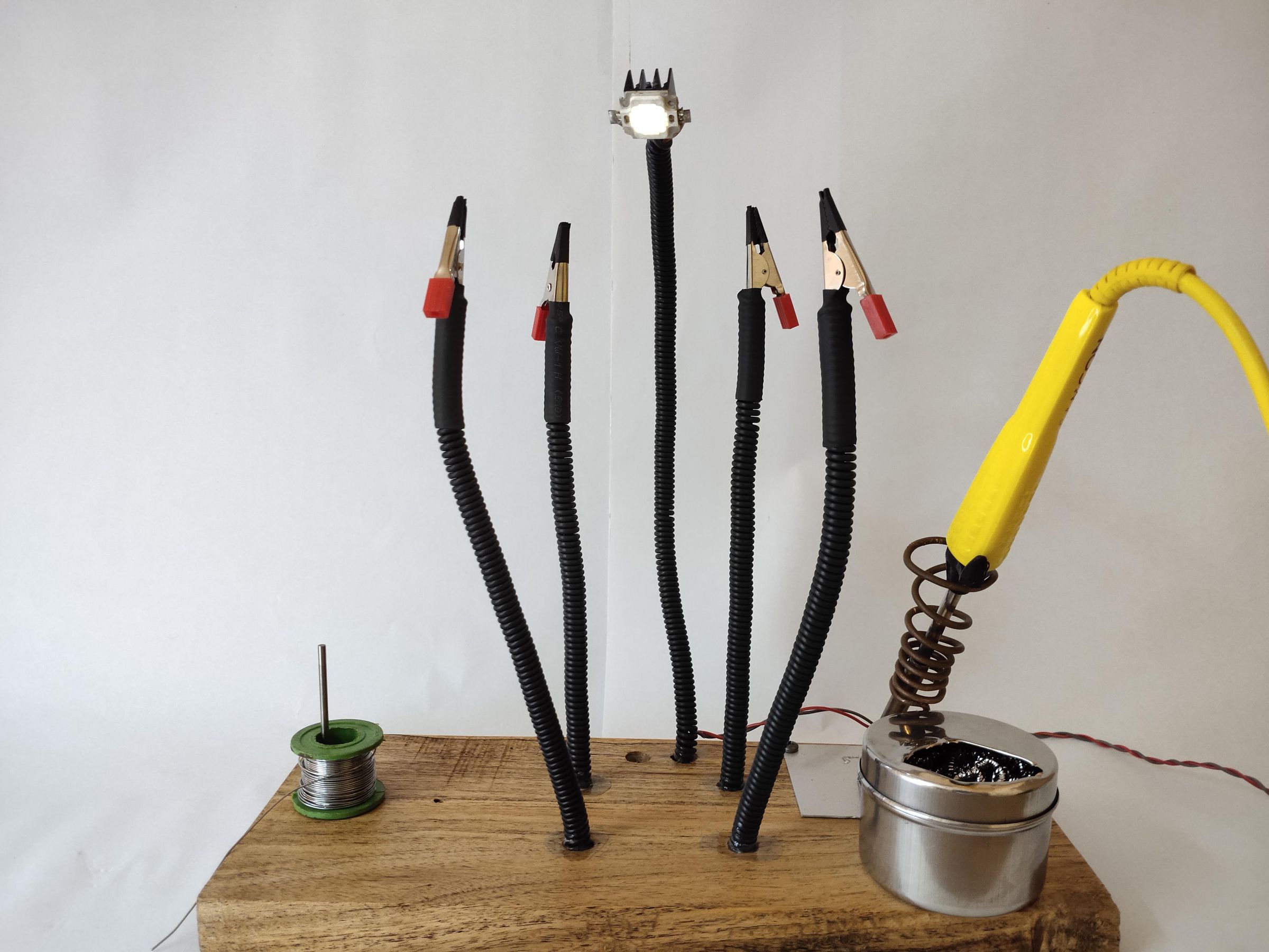 DIY Helping Hands Soldering Station : 4 Steps (with Pictures ...