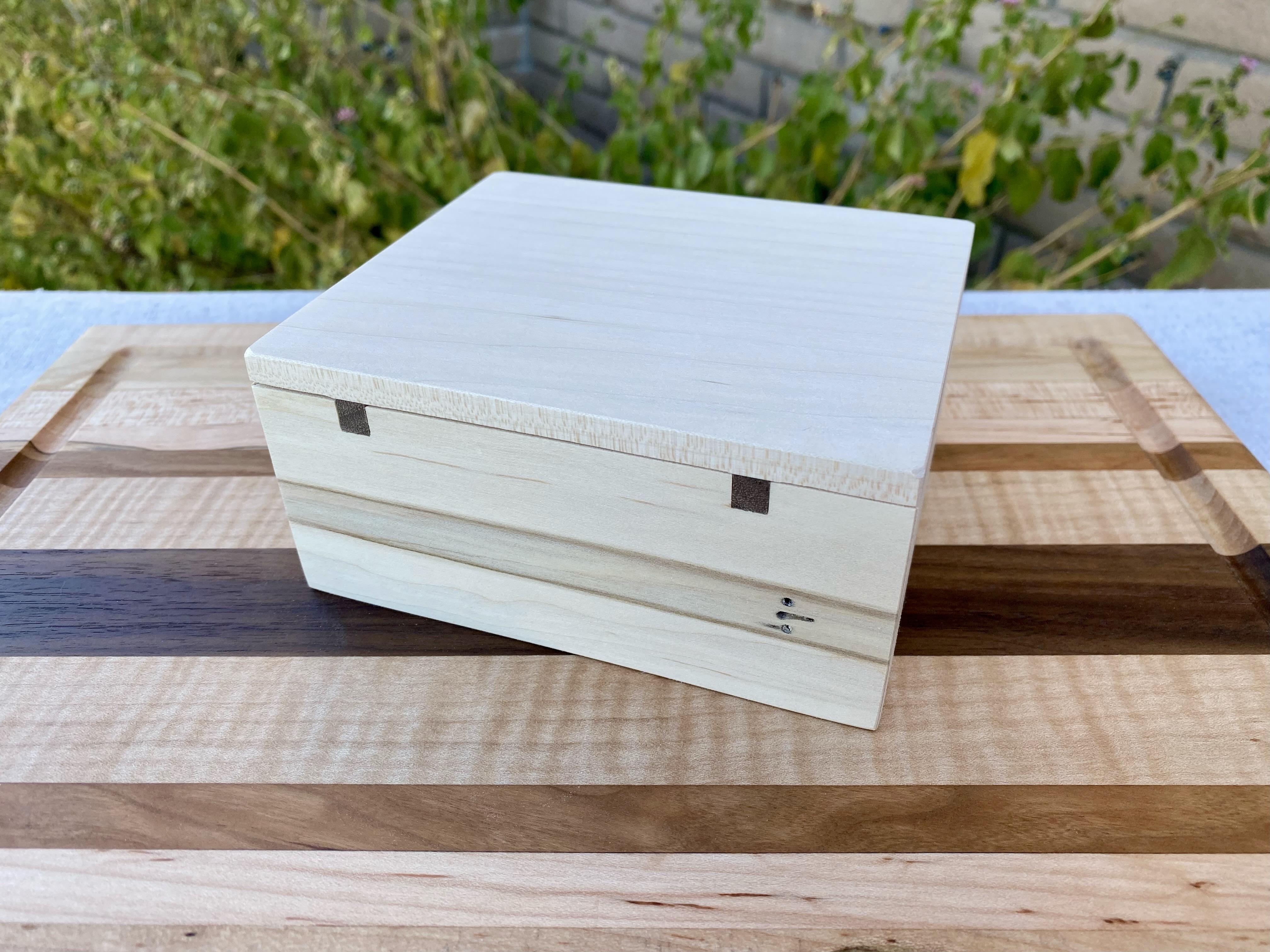 A Novel Way to Set a Box Lid : 7 Steps (with Pictures) - Instructables